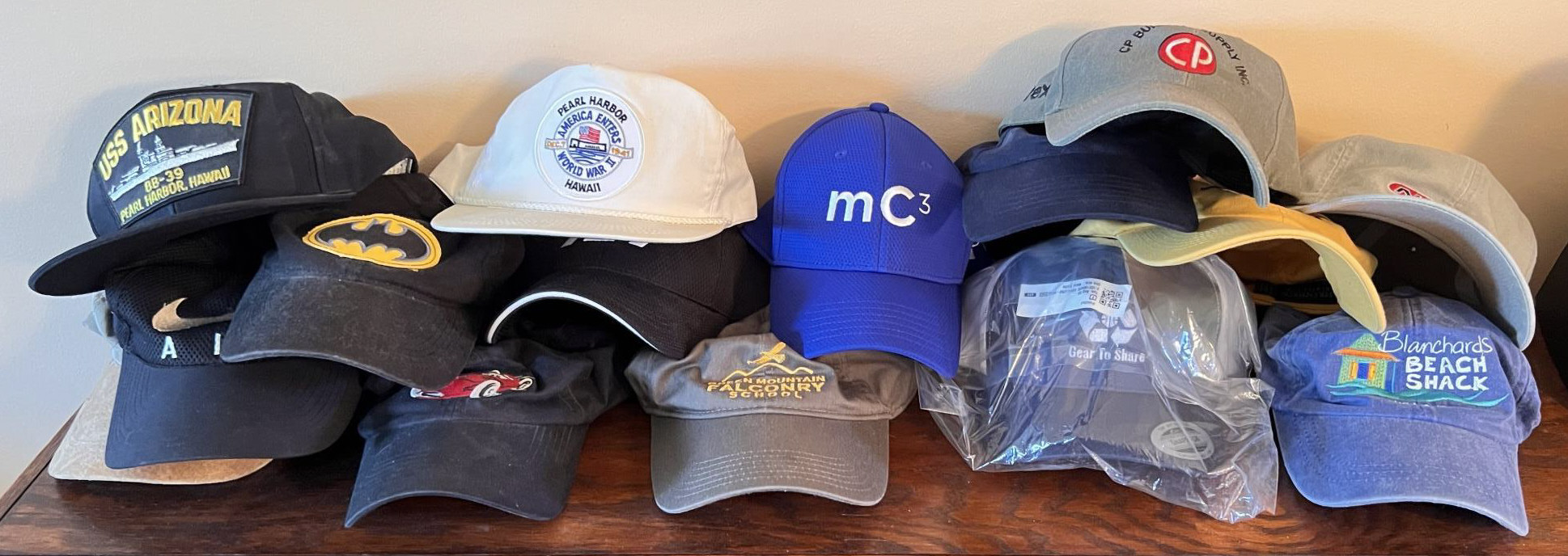 COLLECTION OF MISC BALL CAPS #56650 | Auctionninja.com