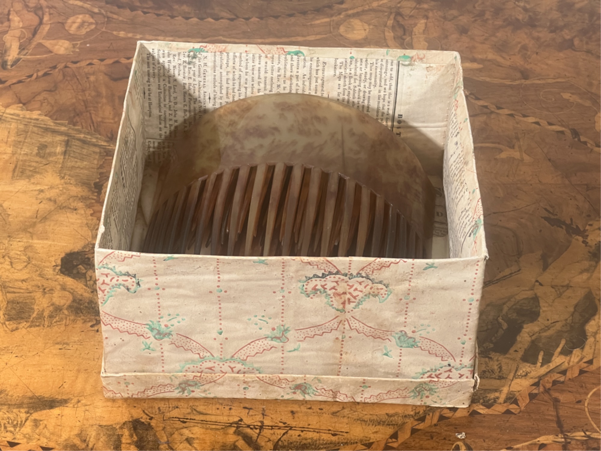 (8) VICTORIAN BACKCOMBS #59464 | Auctionninja.com