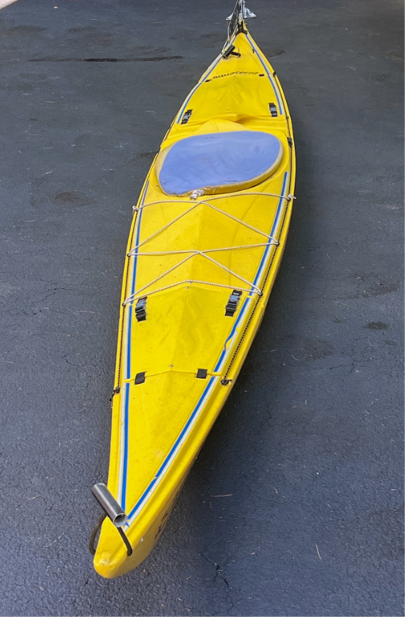 AQUATERRA SCIMITAR SINGLE PERSON SEA KAYAK #59958 | Auctionninja.com