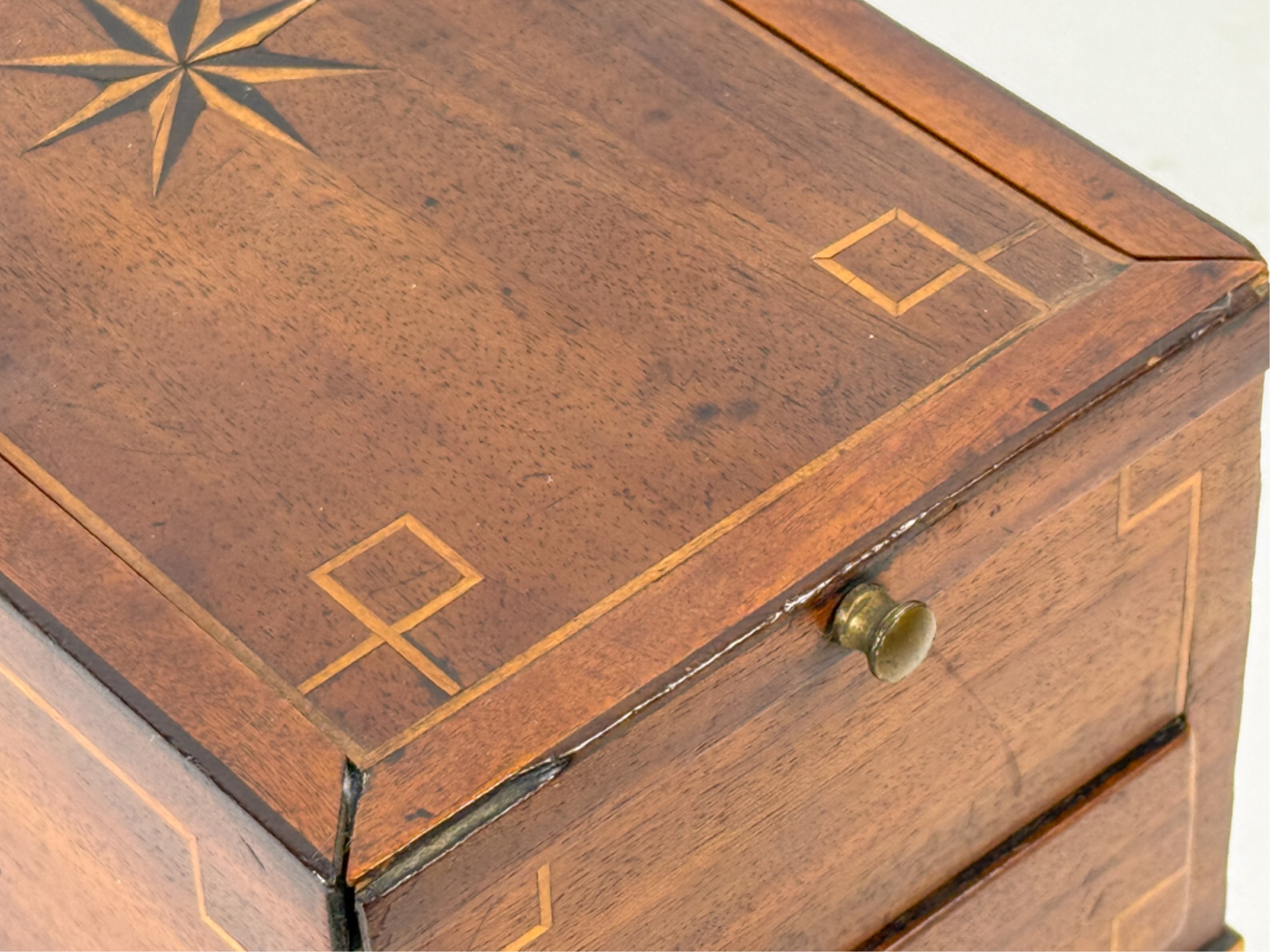 (19th c) SAILOR MADE BOX with INLAID COMPASS ROSE #61952 | Auctionninja.com