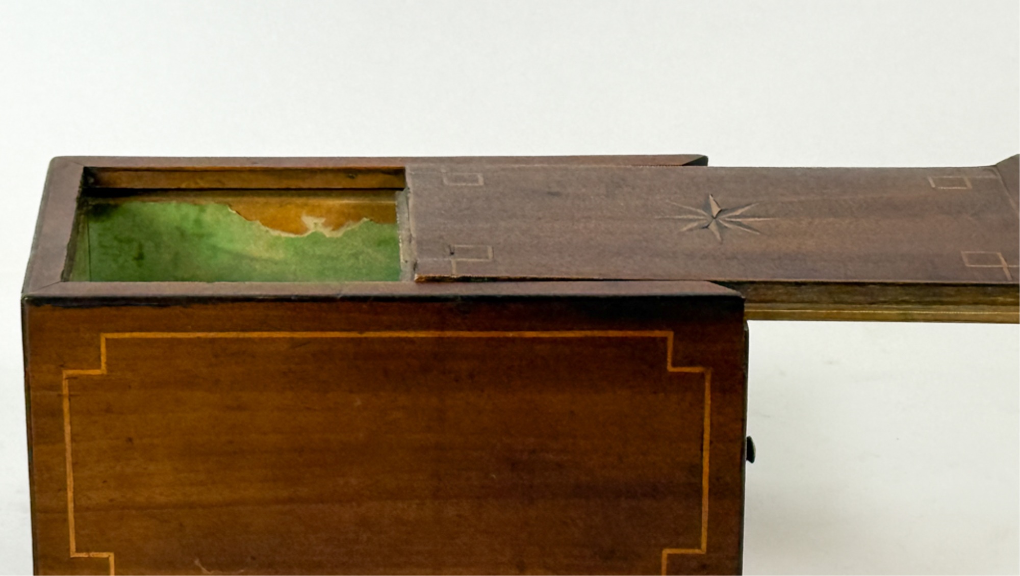 (19th c) SAILOR MADE BOX with INLAID COMPASS ROSE #61952 | Auctionninja.com