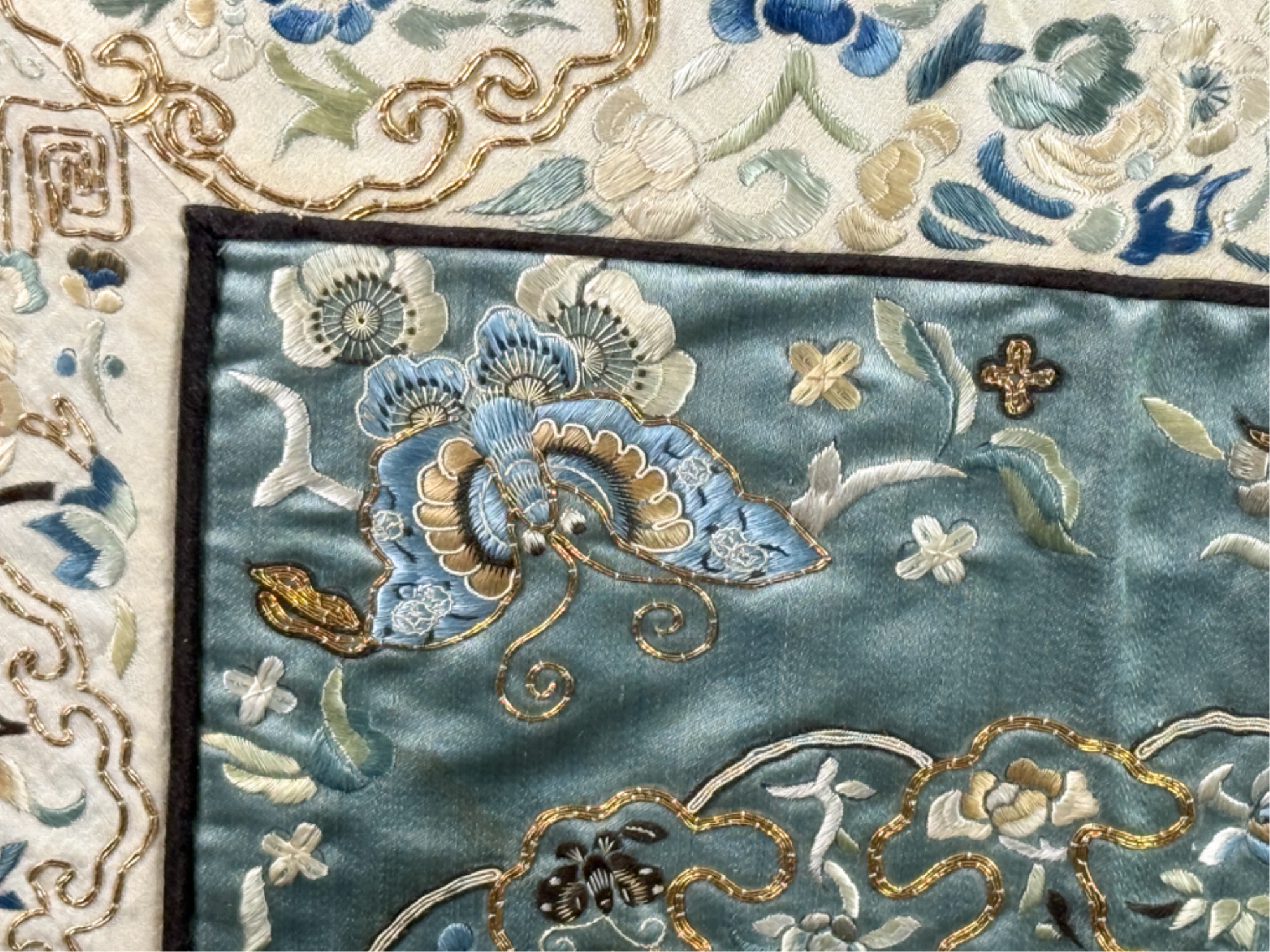 (19th c) CHINESE METALLIC THREAD SILK EMBROIDERY #62458 | Auctionninja.com