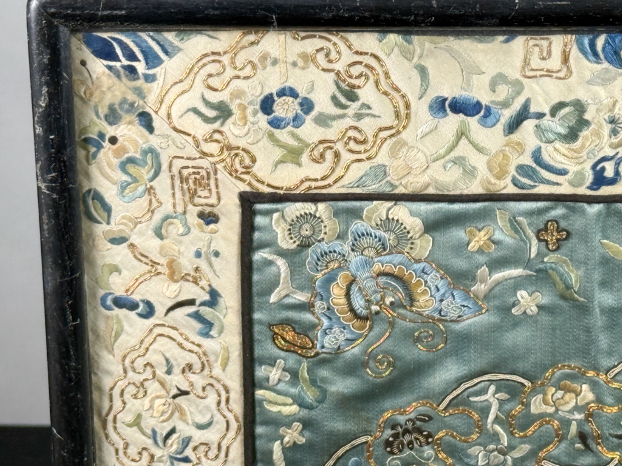 (19th c) CHINESE METALLIC THREAD SILK EMBROIDERY #62458 | Auctionninja.com