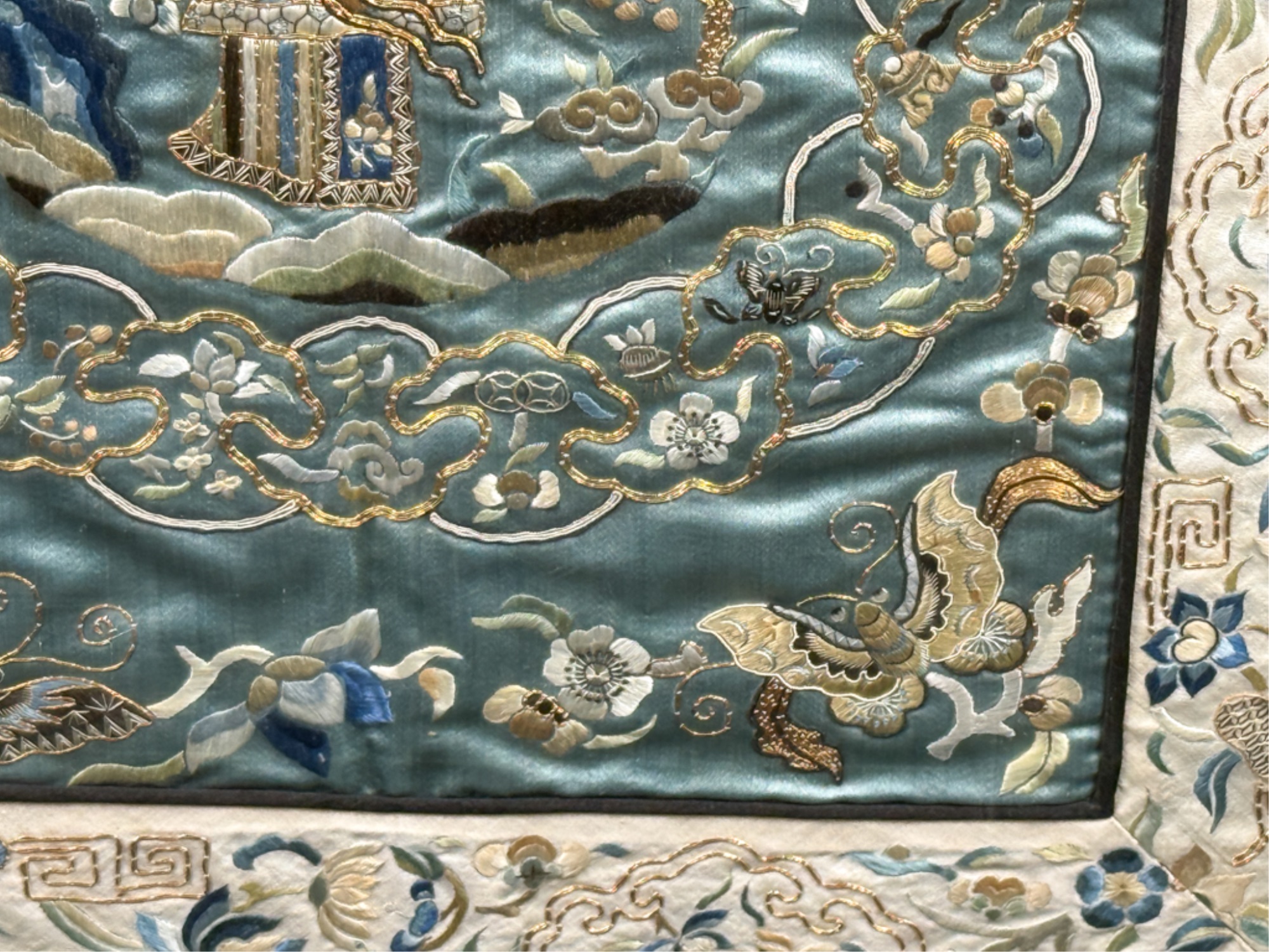 (19th c) CHINESE METALLIC THREAD SILK EMBROIDERY #62458 | Auctionninja.com