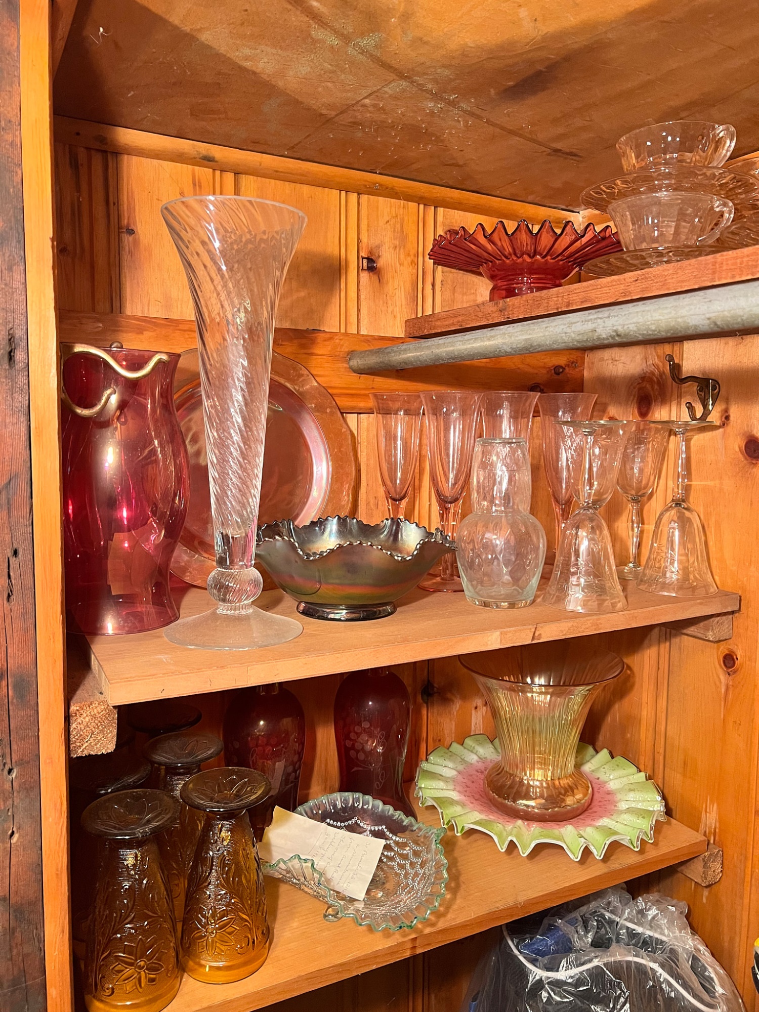 COLLECTION of DEPRESSION & CARNIVAL GLASS #63183 | Auctionninja.com