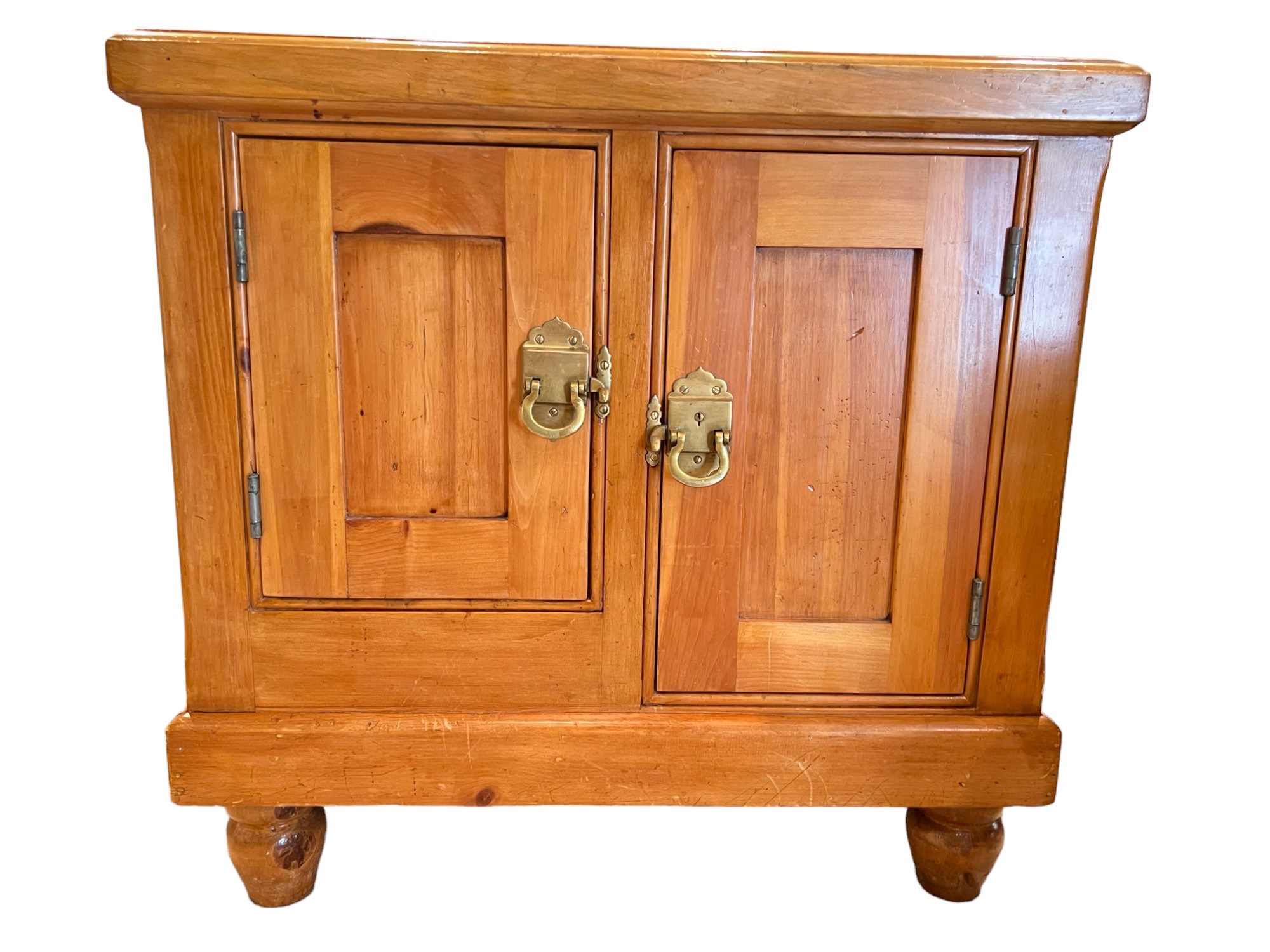 (2) DOOR ICE BOX / REPURPOSED into a CABINET #45544 | Auctionninja.com