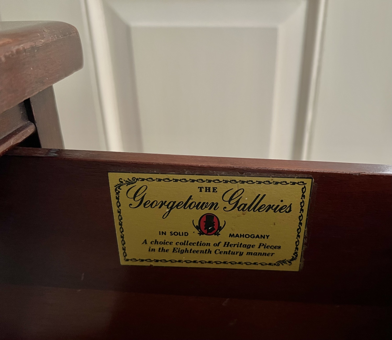 GEORGETOWN GALLERIES MAHOGANY CHINA CABINET #46153 | Auctionninja.com
