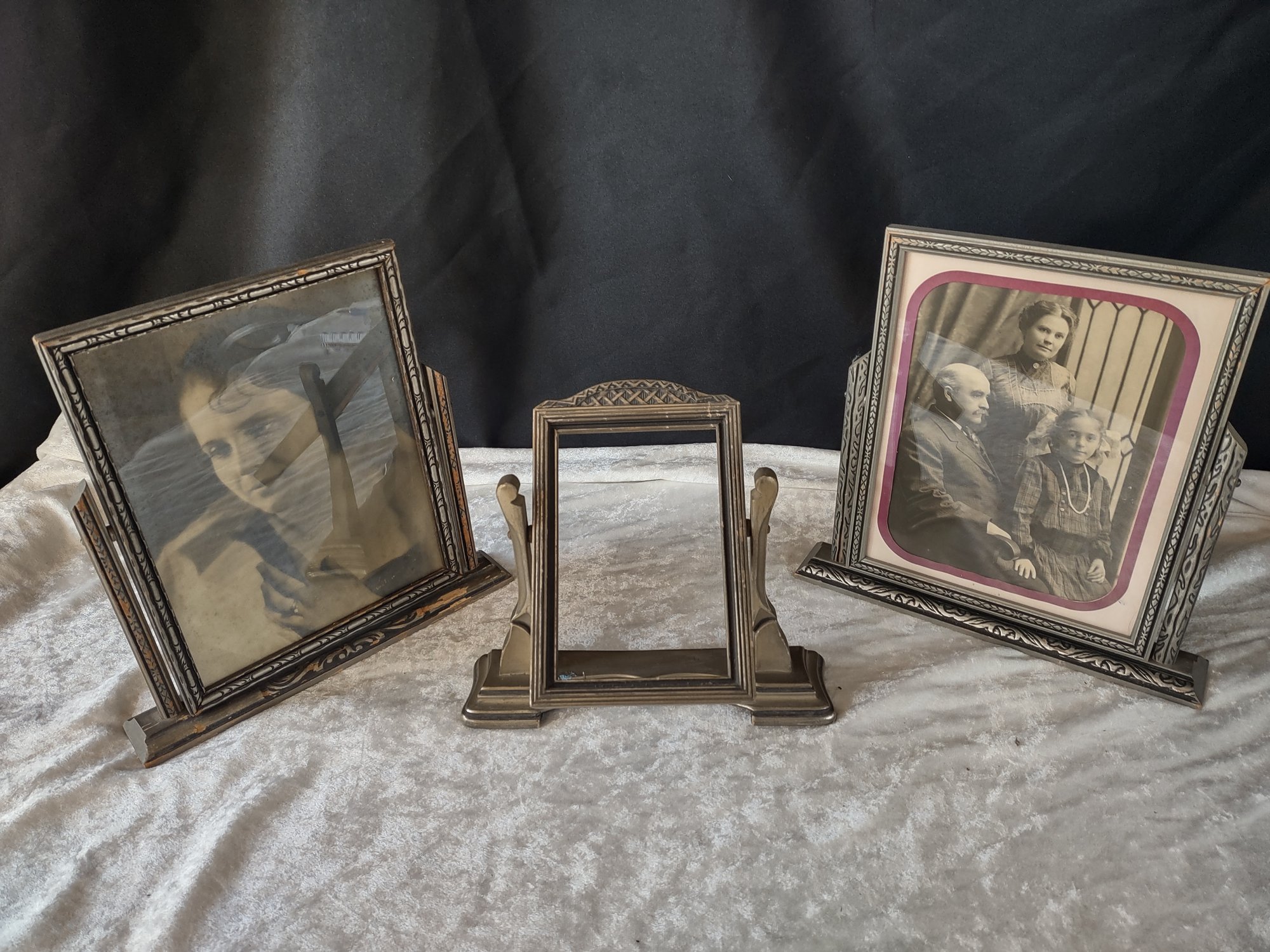 Art Deco Vintage Standing Swivel Frames #2844 | Auctionninja.com