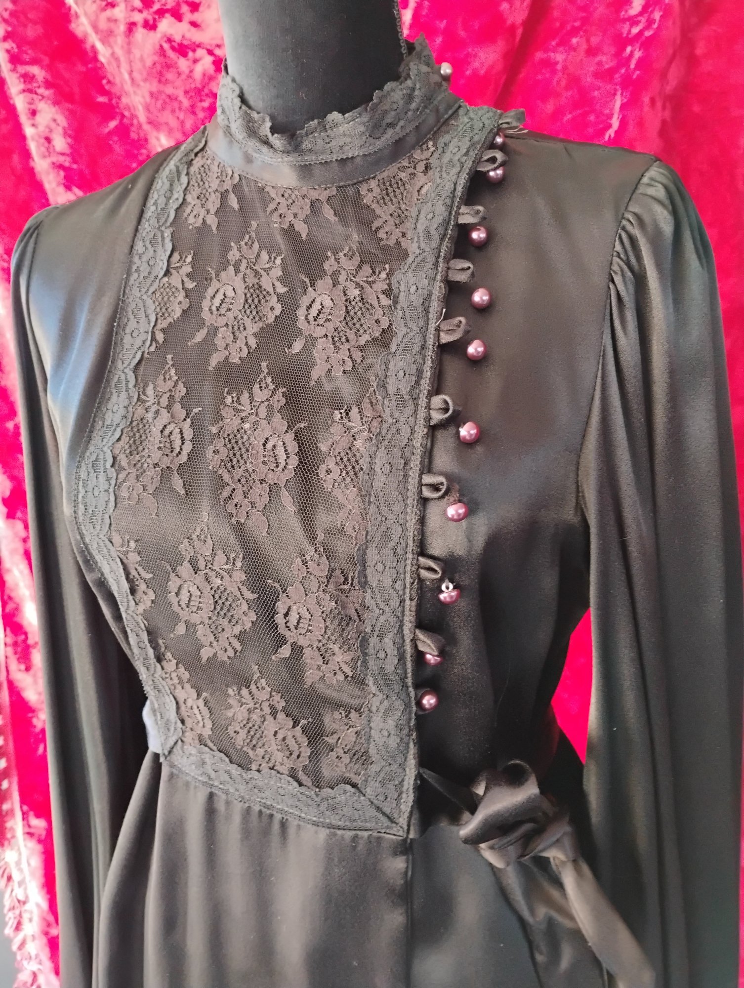 Jessica's Gunnies Black Button Front Side Tie Belt #7205 | Auctionninja.com