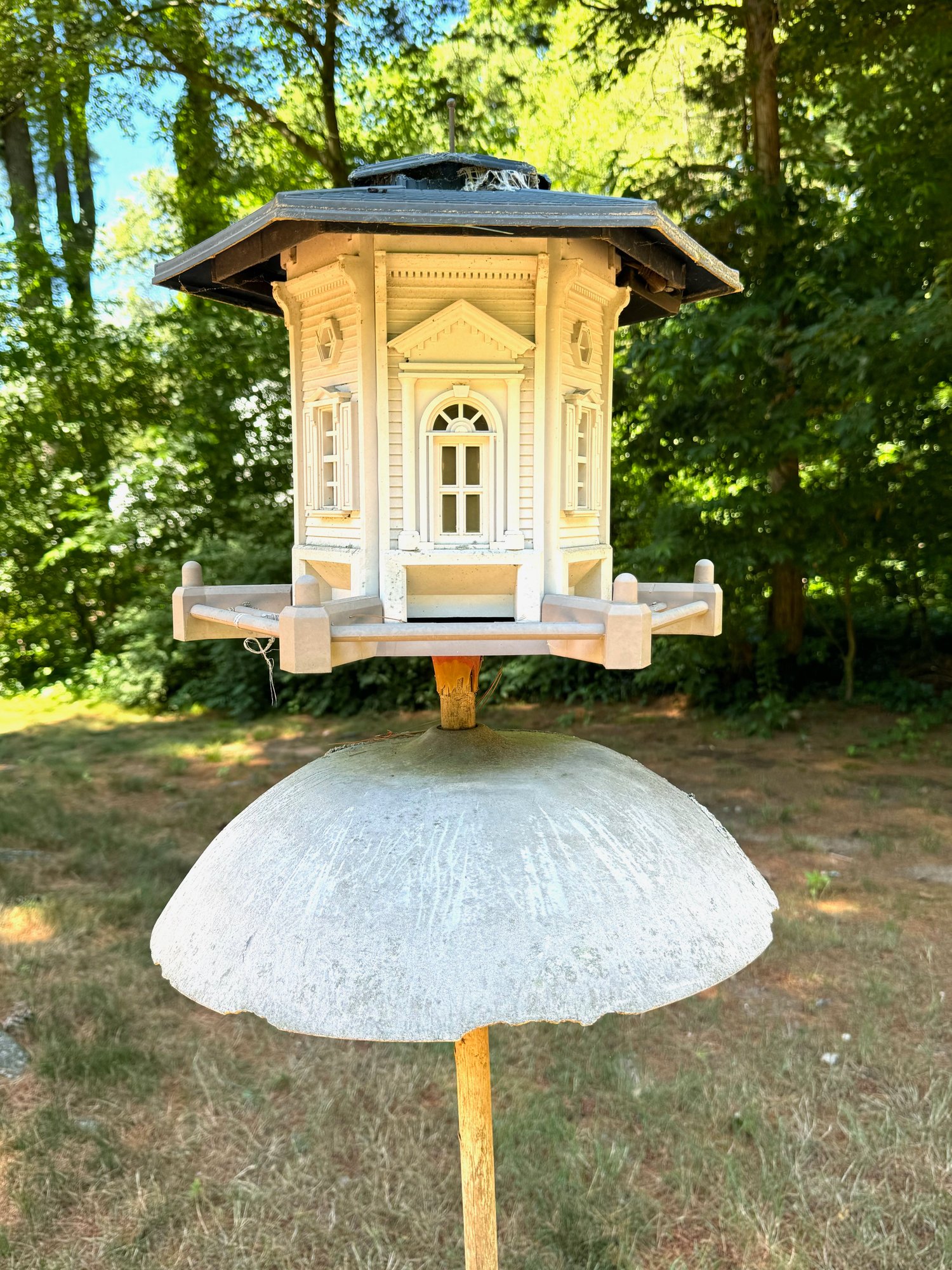 Unique Bird Hotel #1065 | Auctionninja.com