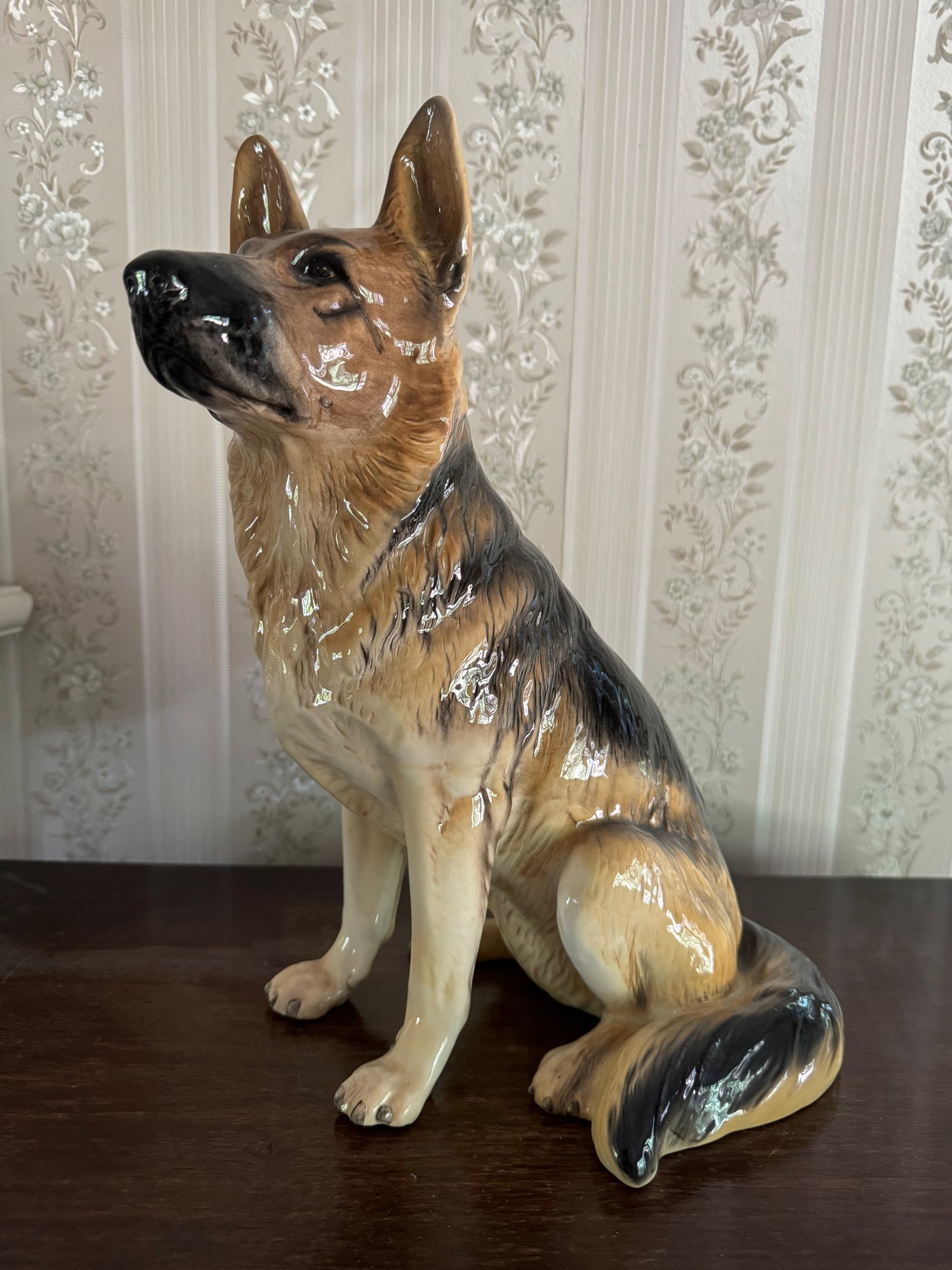 Large Beswick Alsatian Dog Figurine #1119 | Auctionninja.com