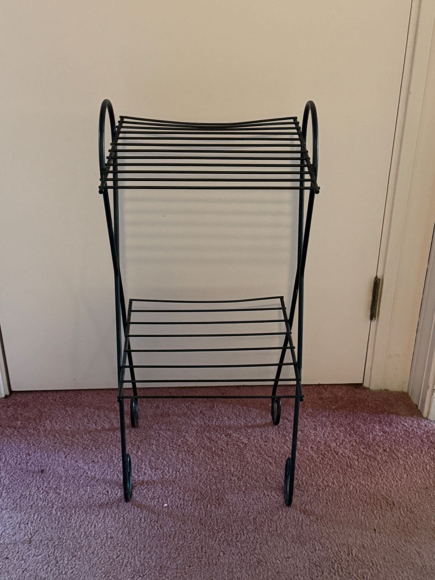 Vintage MCM Wrought Iron Metal Plant Stand #2980 | Auctionninja.com