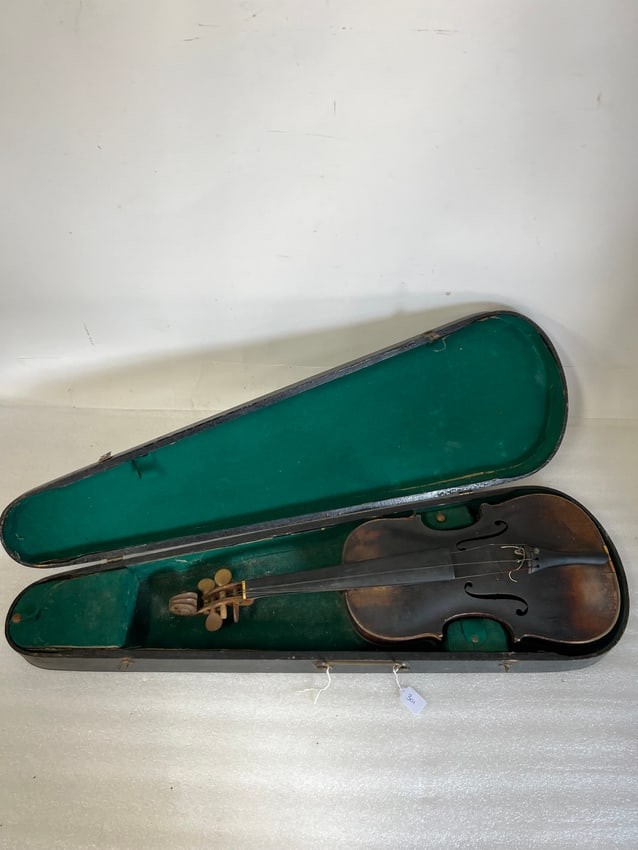 85. Hope Violin In Case. #12195 | Auctionninja.com