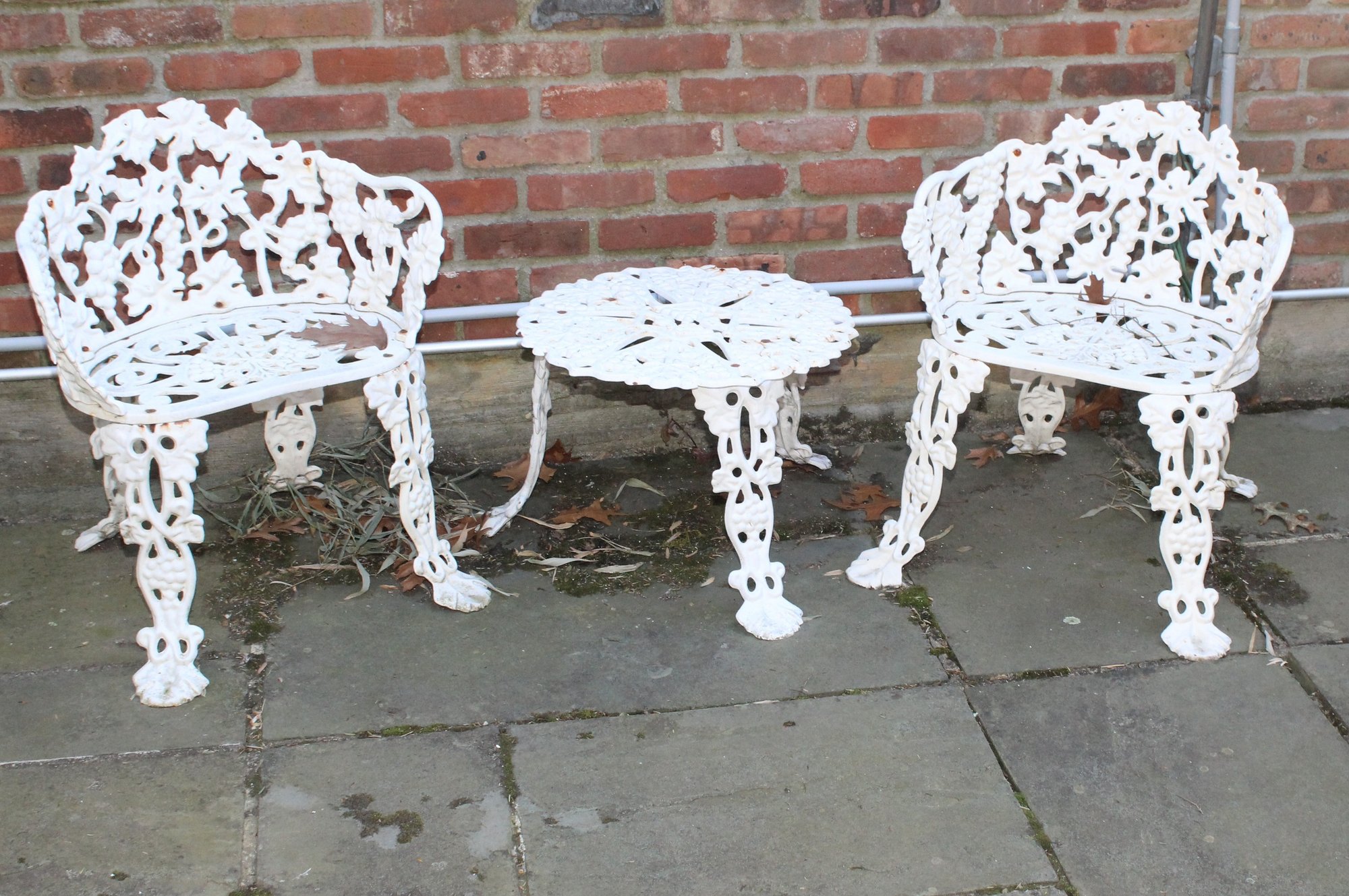 Vintage White Wrought Iron Kids Chairs And Table #42980 | Auctionninja.com