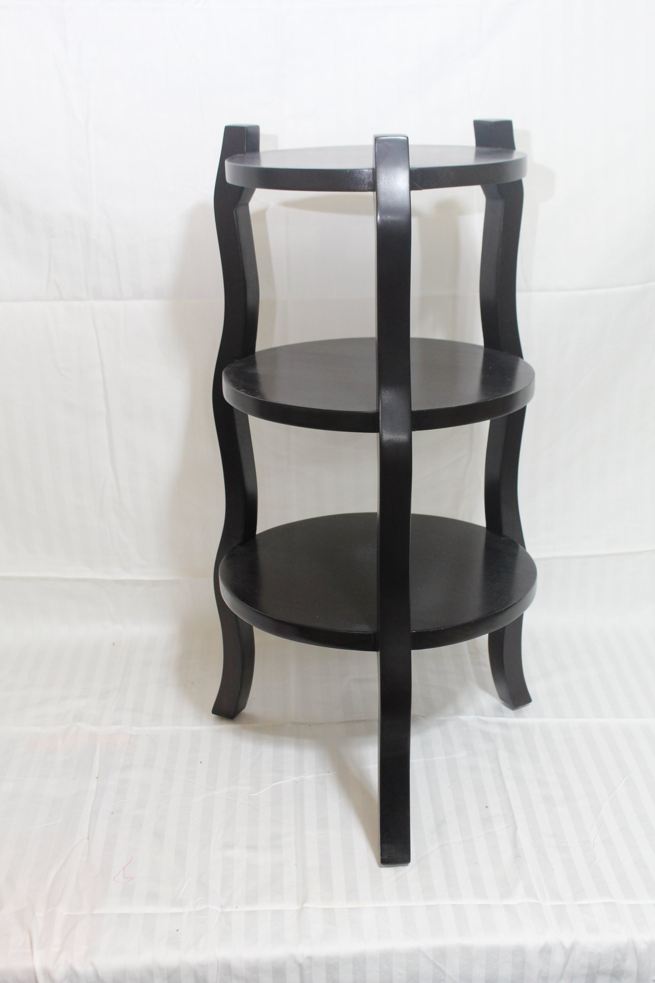 Round 3 Tier Table (B-28) #40627 | Auctionninja.com