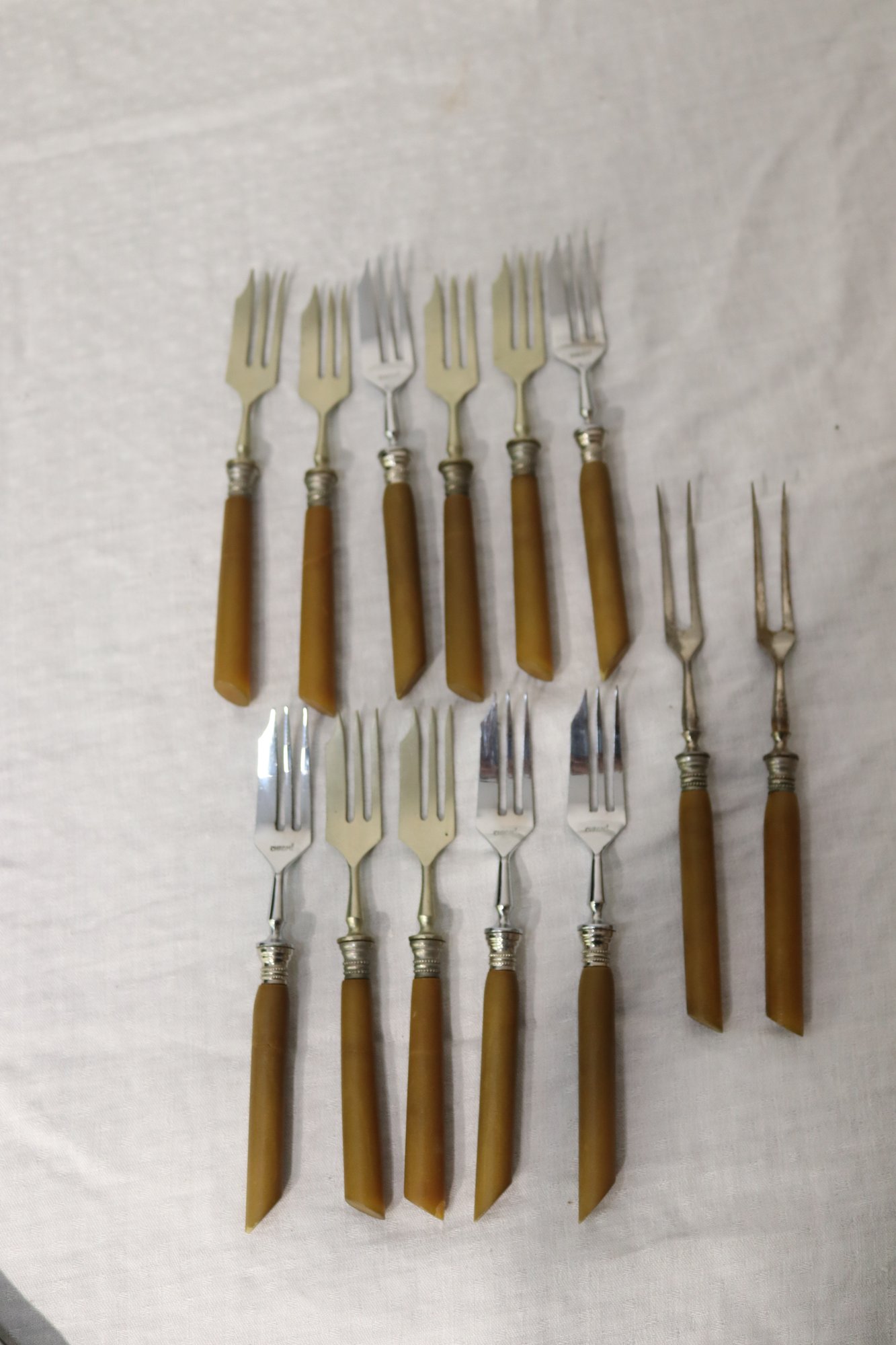Vintage Fish Forks (H-17) #27324 | Auctionninja.com