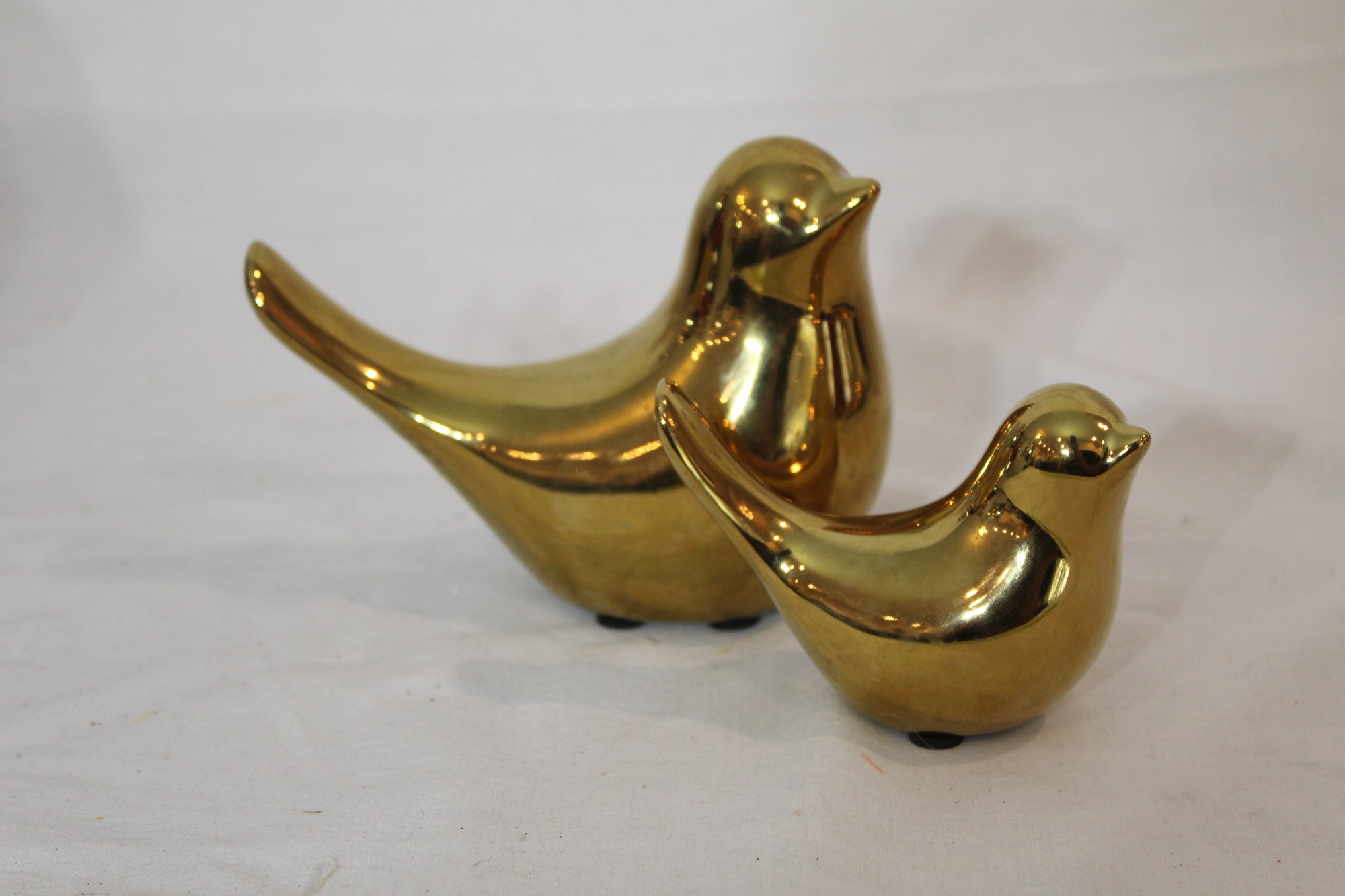 Pair Of Gold Doves #46084 | Auctionninja.com