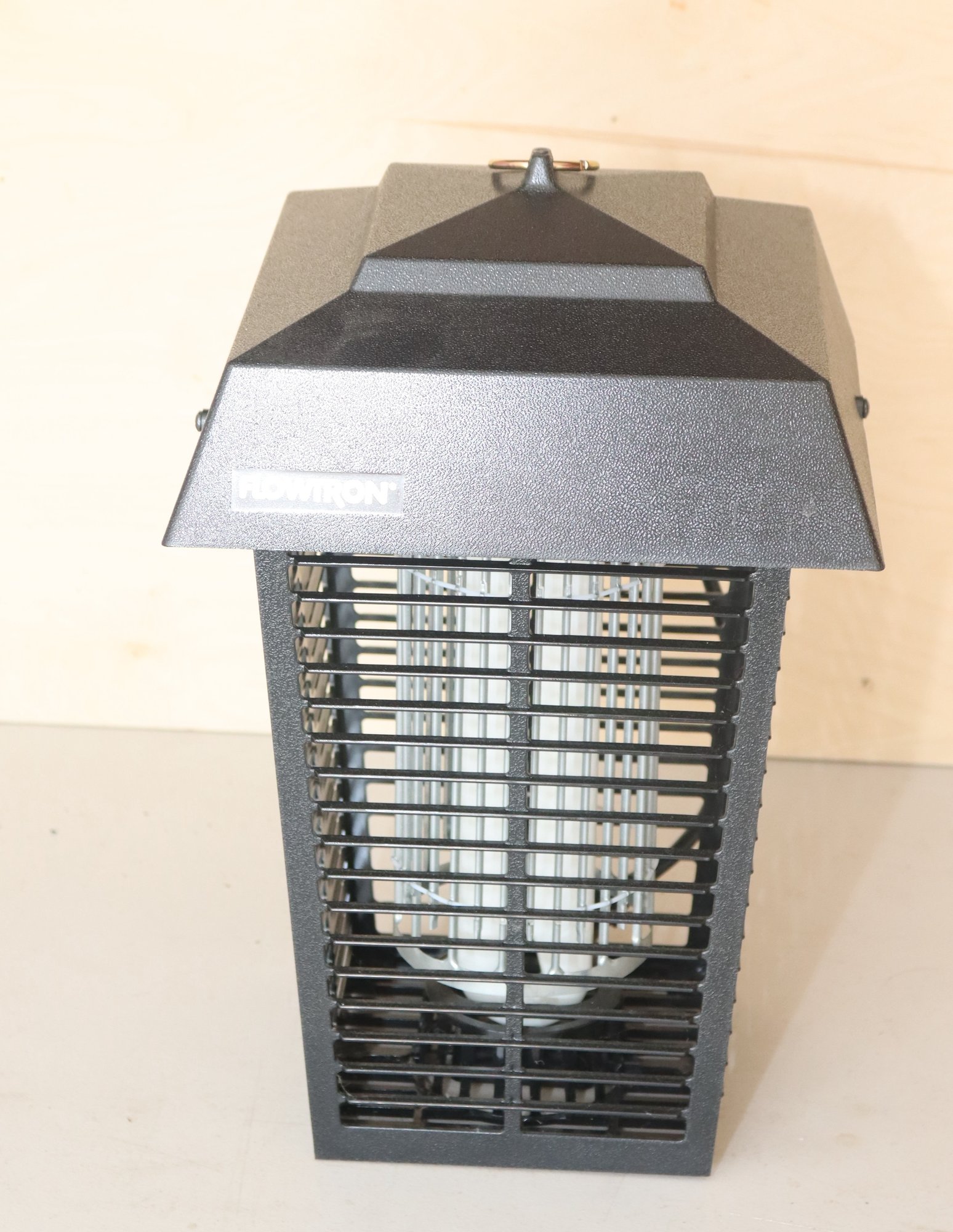 Flowtron Bug Zapper (S-20) #36850 | Auctionninja.com