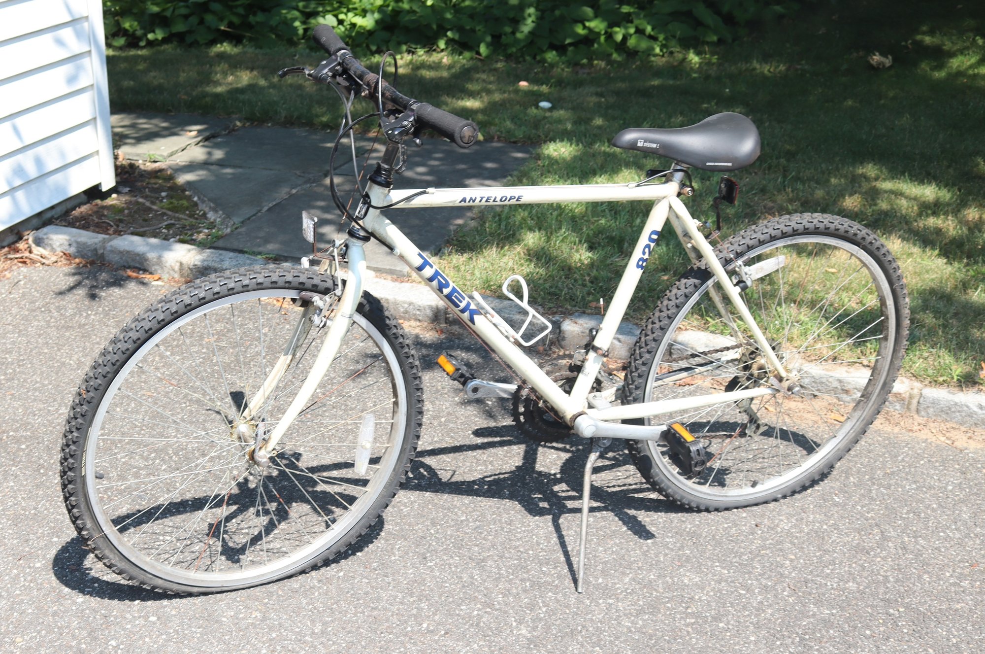 TREK Antelope 820 Mountain Bike (S-33) #36862 | Auctionninja.com