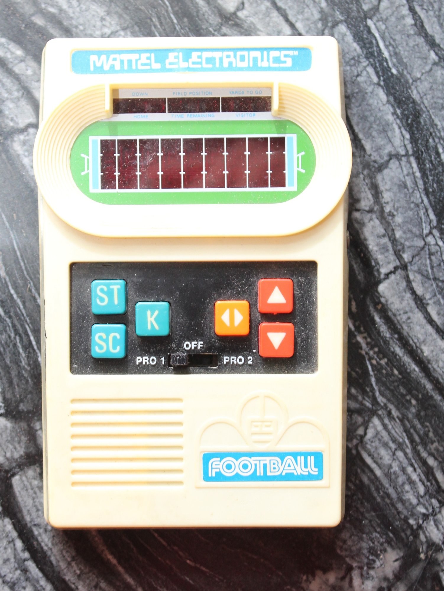 1977 MATTEL Electronic Football Game. (O-12) #45382 | Auctionninja.com