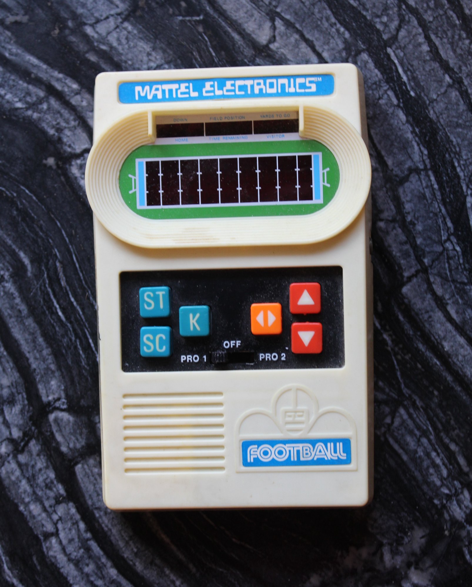 1977 MATTEL Electronic Football Game. (O-12) #45382 | Auctionninja.com
