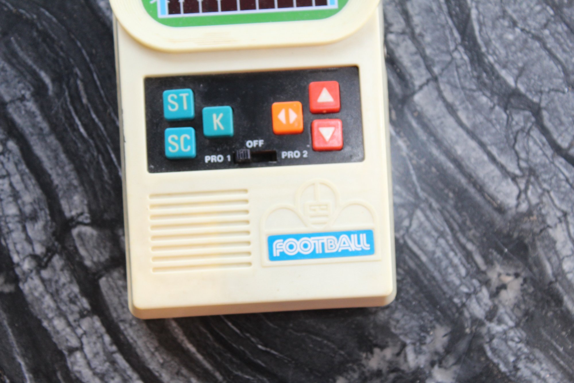 1977 MATTEL Electronic Football Game. (O-12) #45382 | Auctionninja.com