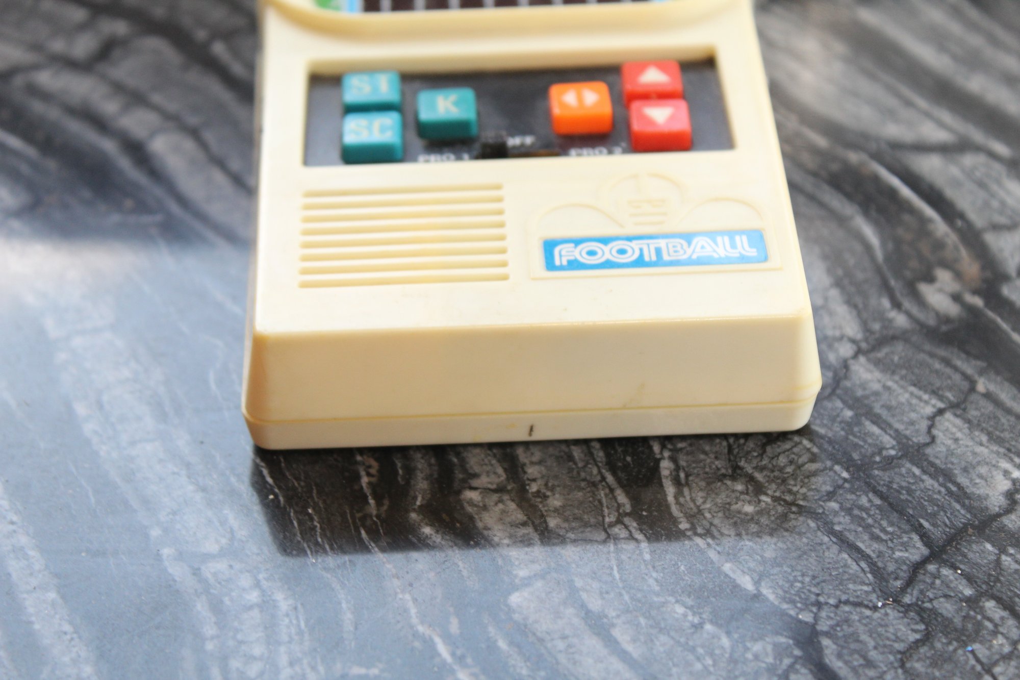 1977 MATTEL Electronic Football Game. (O-12) #45382 | Auctionninja.com