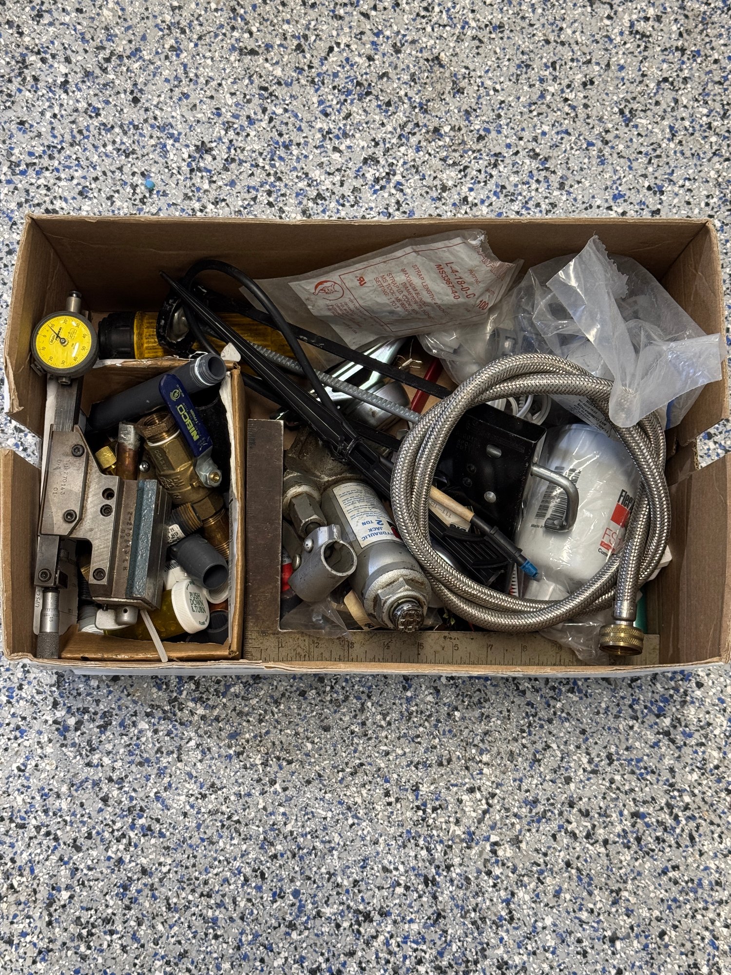 Box Of Random Tools And Accessories #1691 | Auctionninja.com
