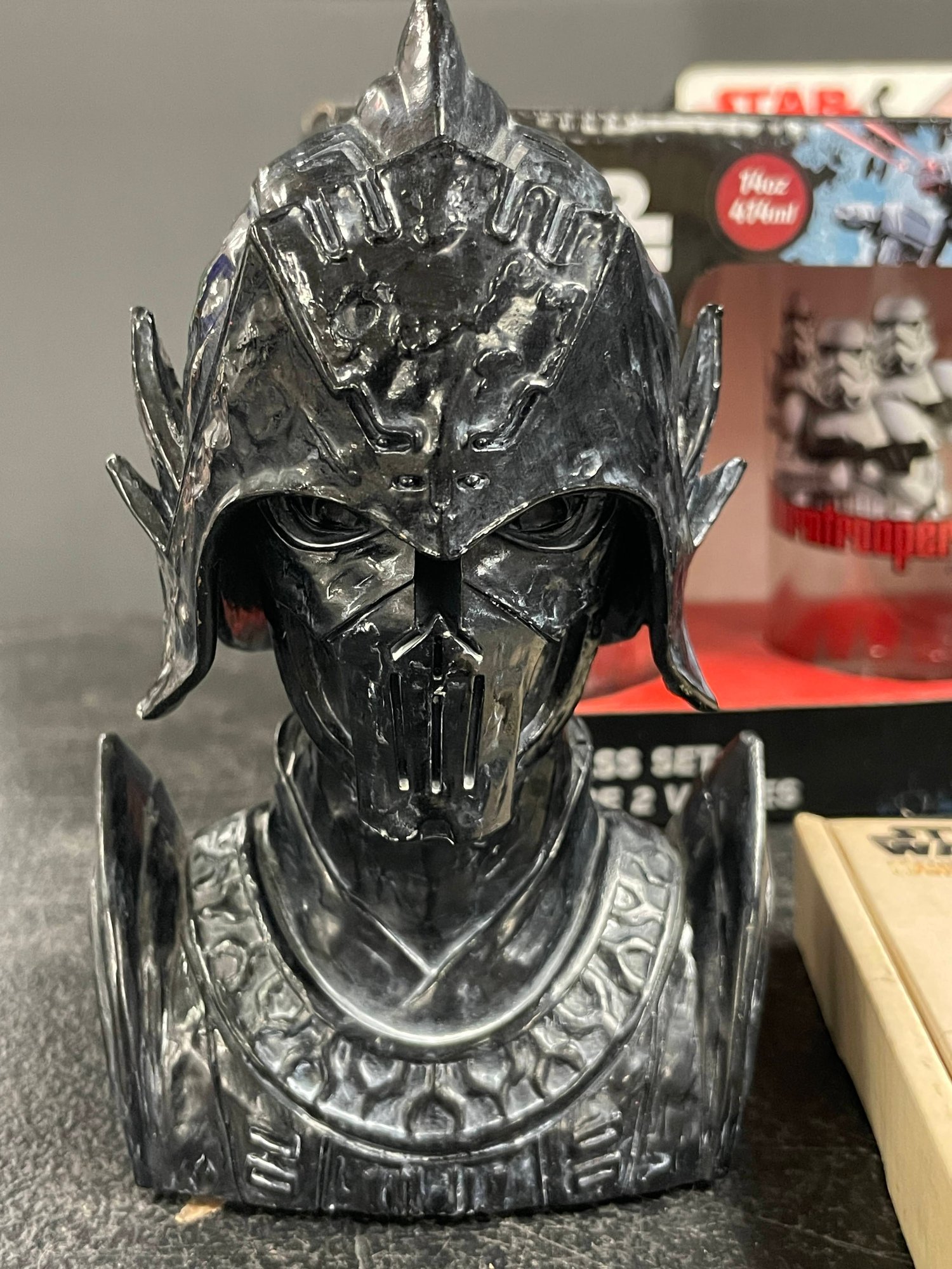 STAR WARS LOT - MOVIES, DARTH VADER BANK, STATUE #4875 | Auctionninja.com