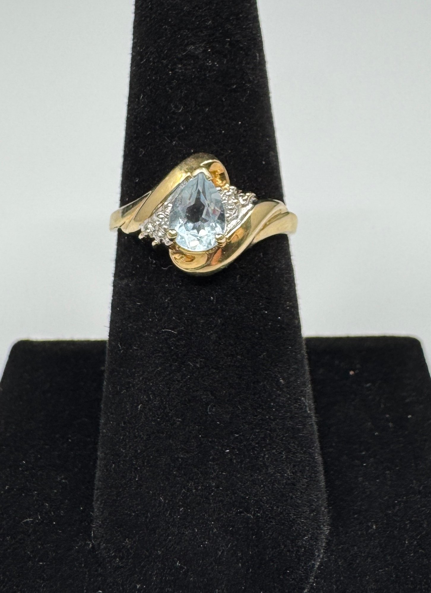 10K Pale Blue Gemstone Ring Size 6.25 #1375 | Auctionninja.com