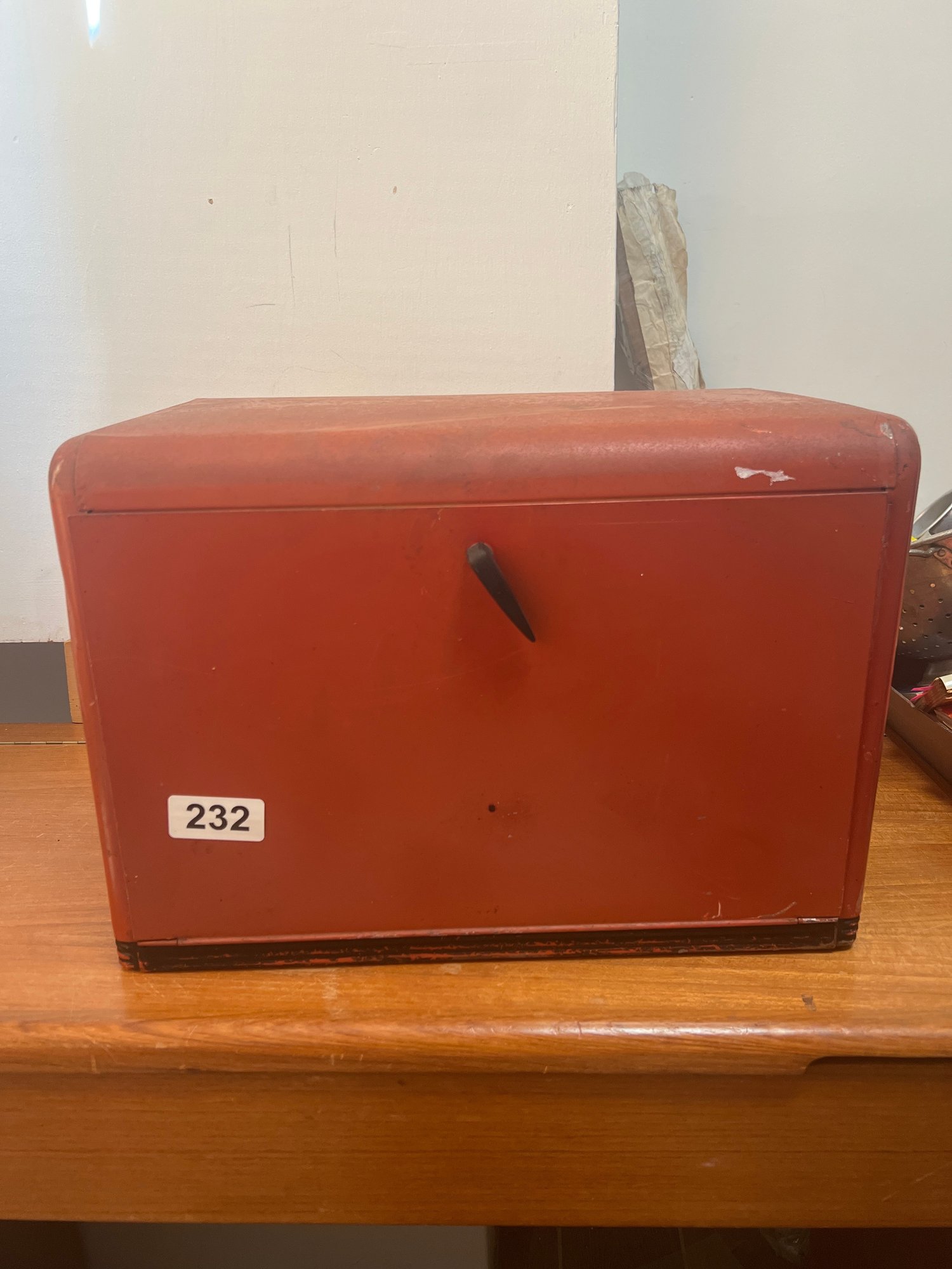 (Lot232) 1950s Vintage Kreamer Bread Box #1339 | Auctionninja.com