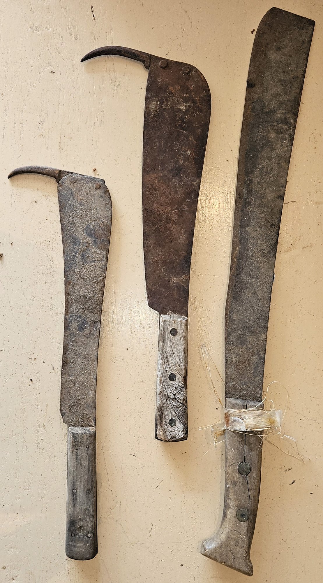 Vintage Machete & More Bundle - (GS4) #34847 | Auctionninja.com