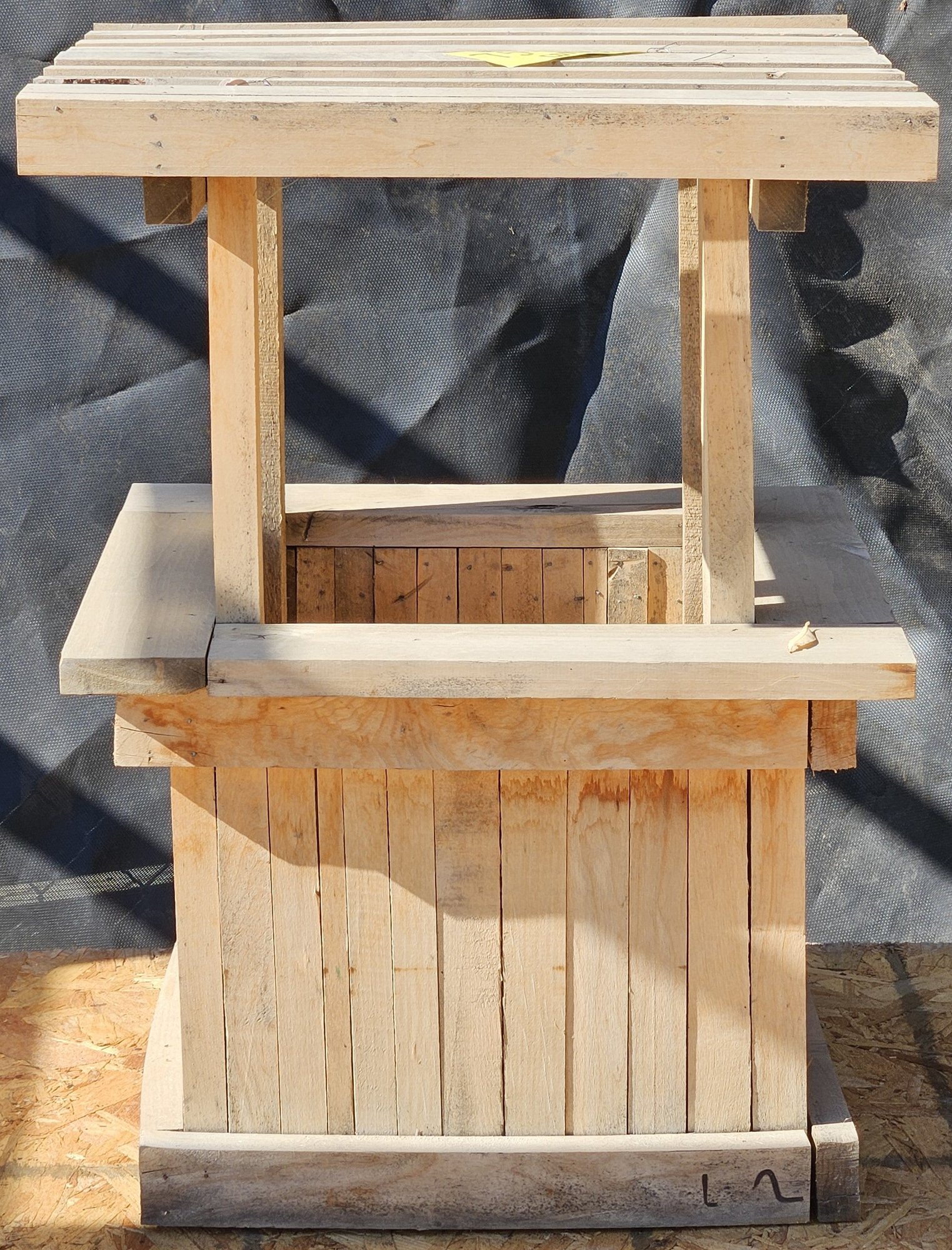 Vintage Hand Made Wooden Wishing Well - (149) T1 #53747 | Auctionninja.com