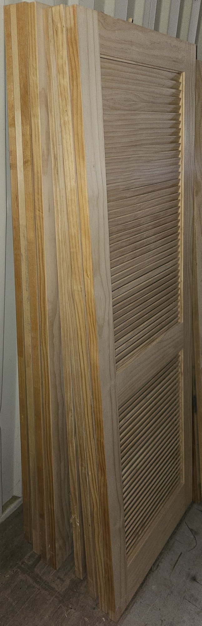 Lot Of 4 - 30" Two Paneled Louvered Door Slabs- (R377A) T15 #54762 | Auctionninja.com