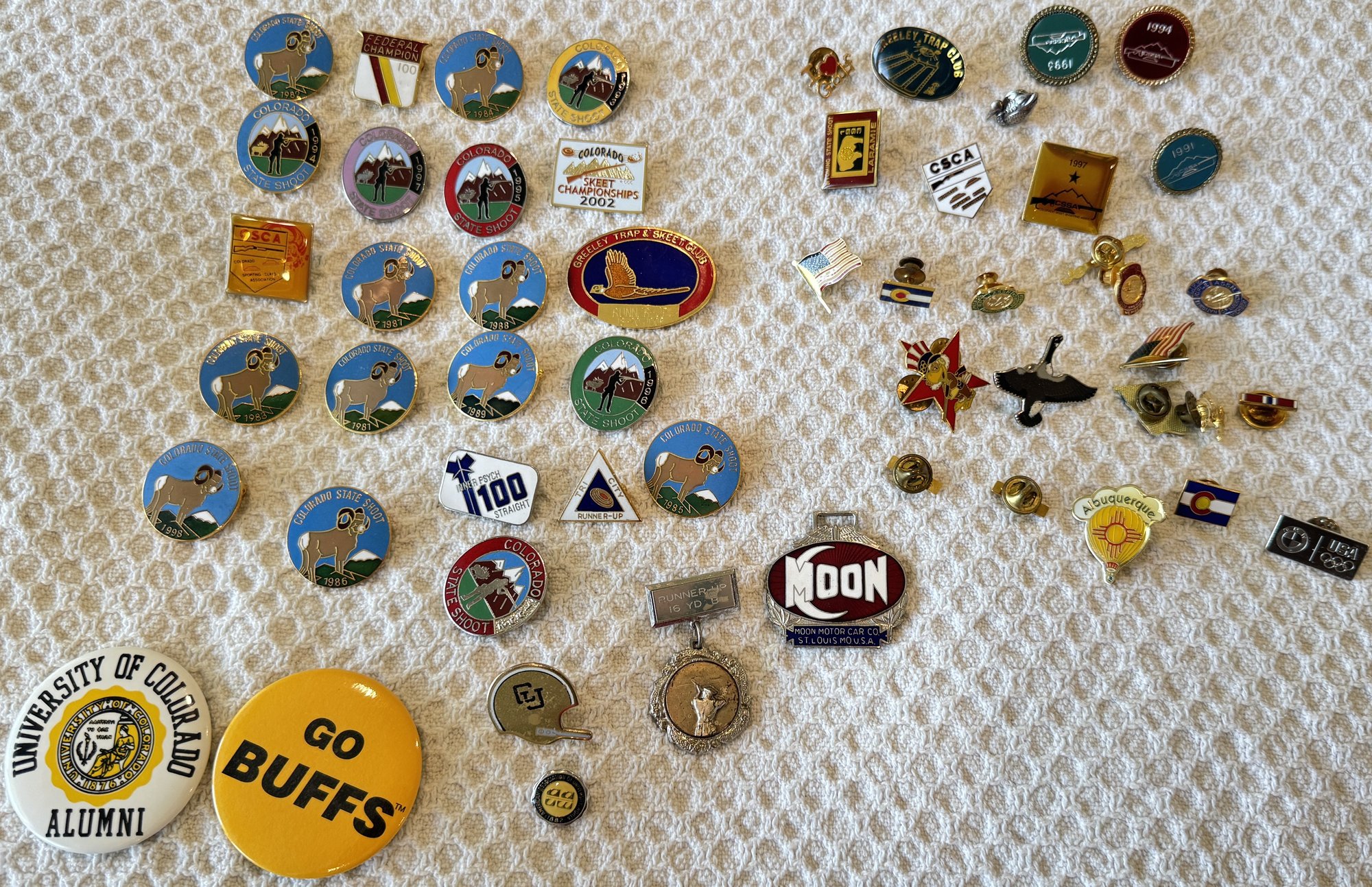 Collection Of Lapel Pins - (B1D) #47115 | Auctionninja.com