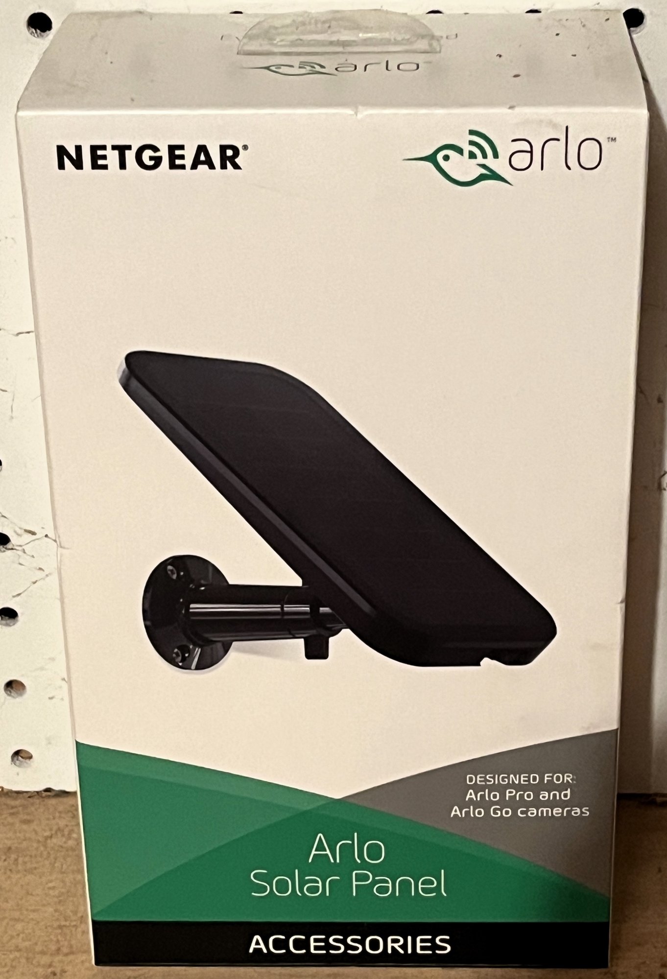 NETGEAR ARLO Home Security, Base Station, Camera & Solar Panel - (GW ...