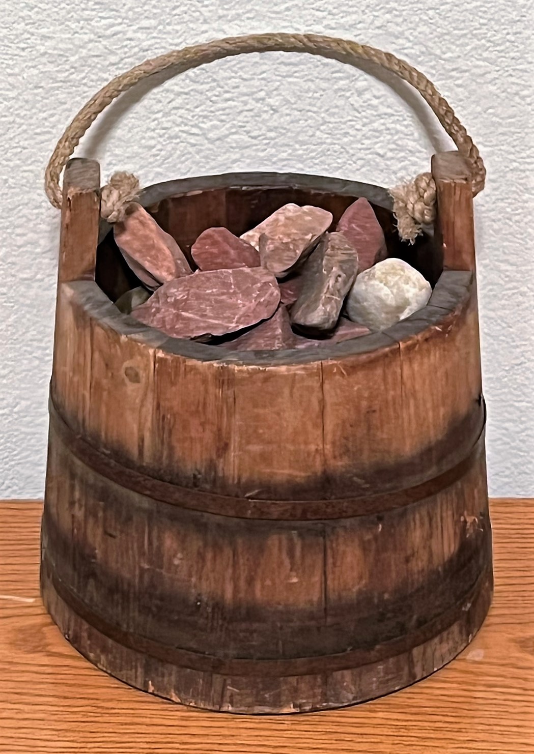 Vintage Wood Well Bucket Filled With Decorative Rocks #11676 ...