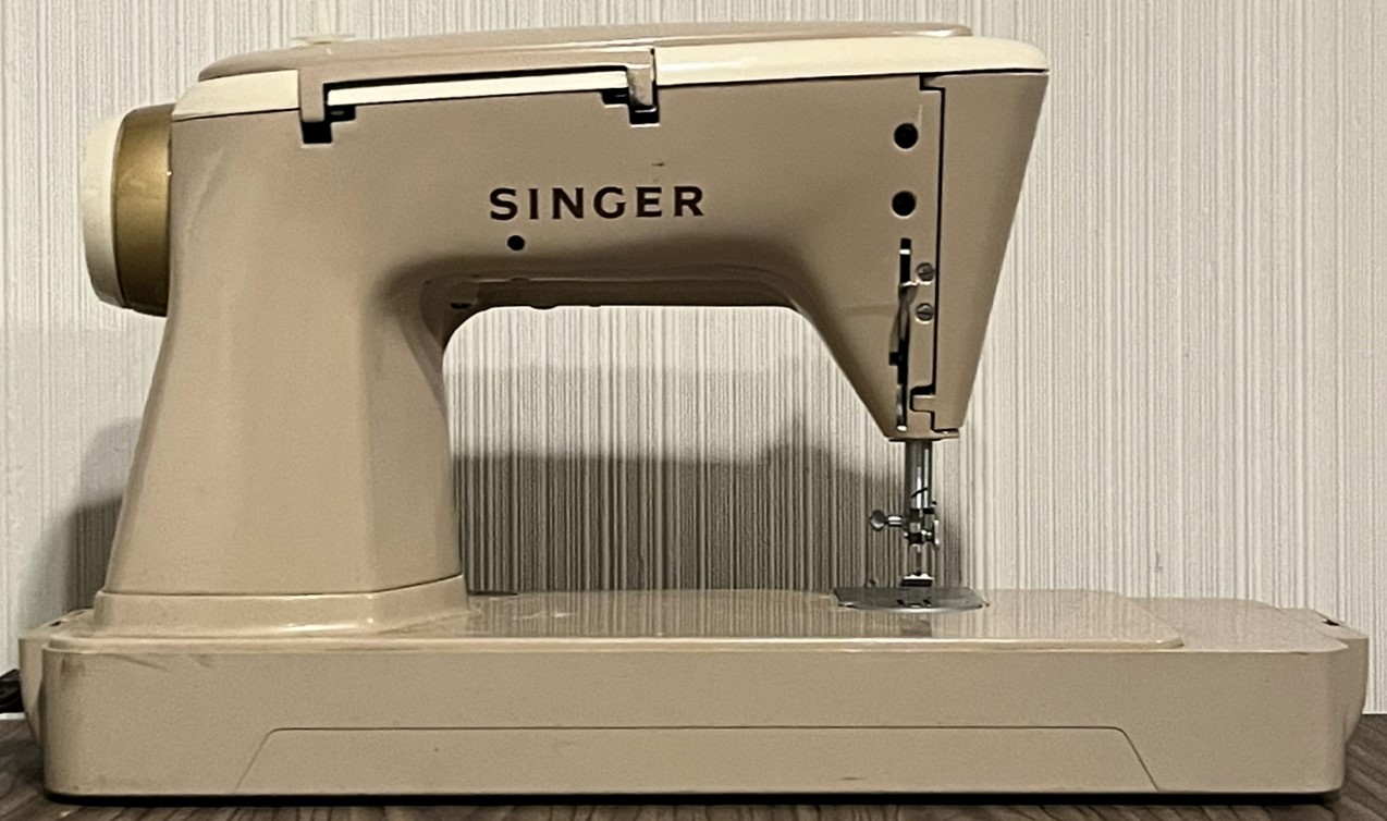 Singer Sewing Machine - (BR1) #31512 | Auctionninja.com