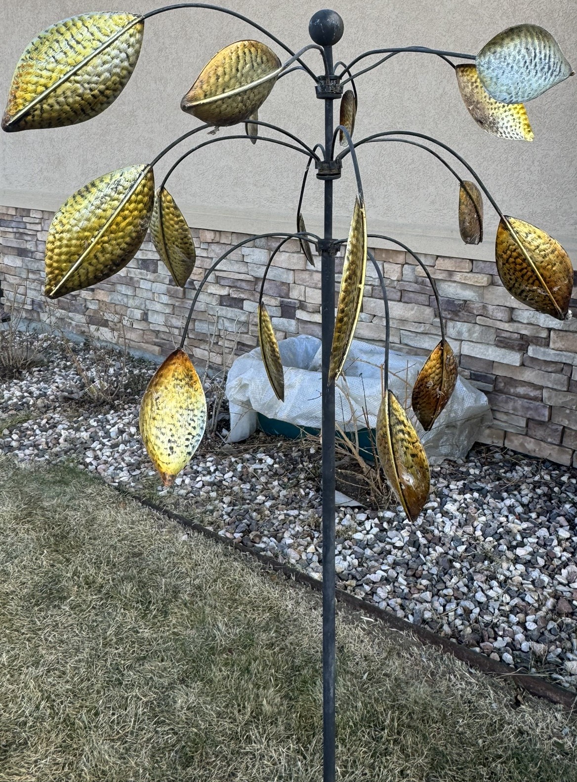 Metal Spinning Leaf Yard Decoration - (G) #39223 | Auctionninja.com