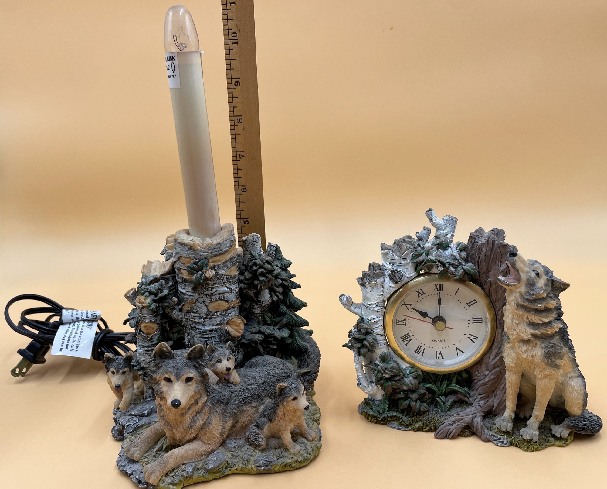 Resin Wolf Electric Lamp & Resin Wolf Clock - (B1) #33735 ...
