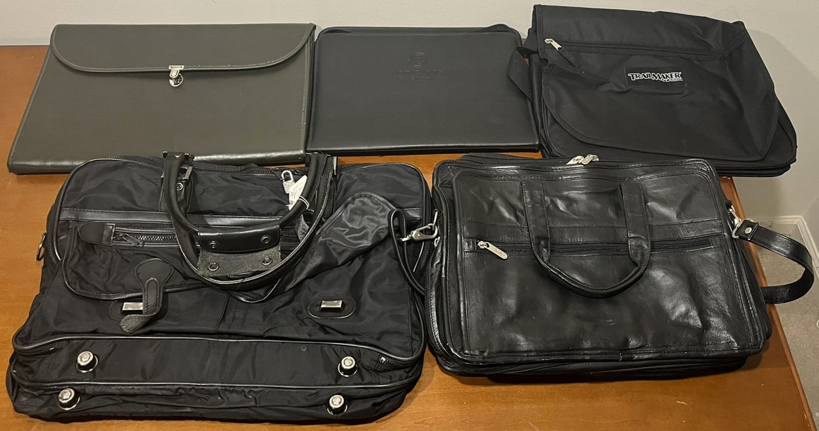 Lot Of 5 Briefcases - (BBR2) #31449 | Auctionninja.com