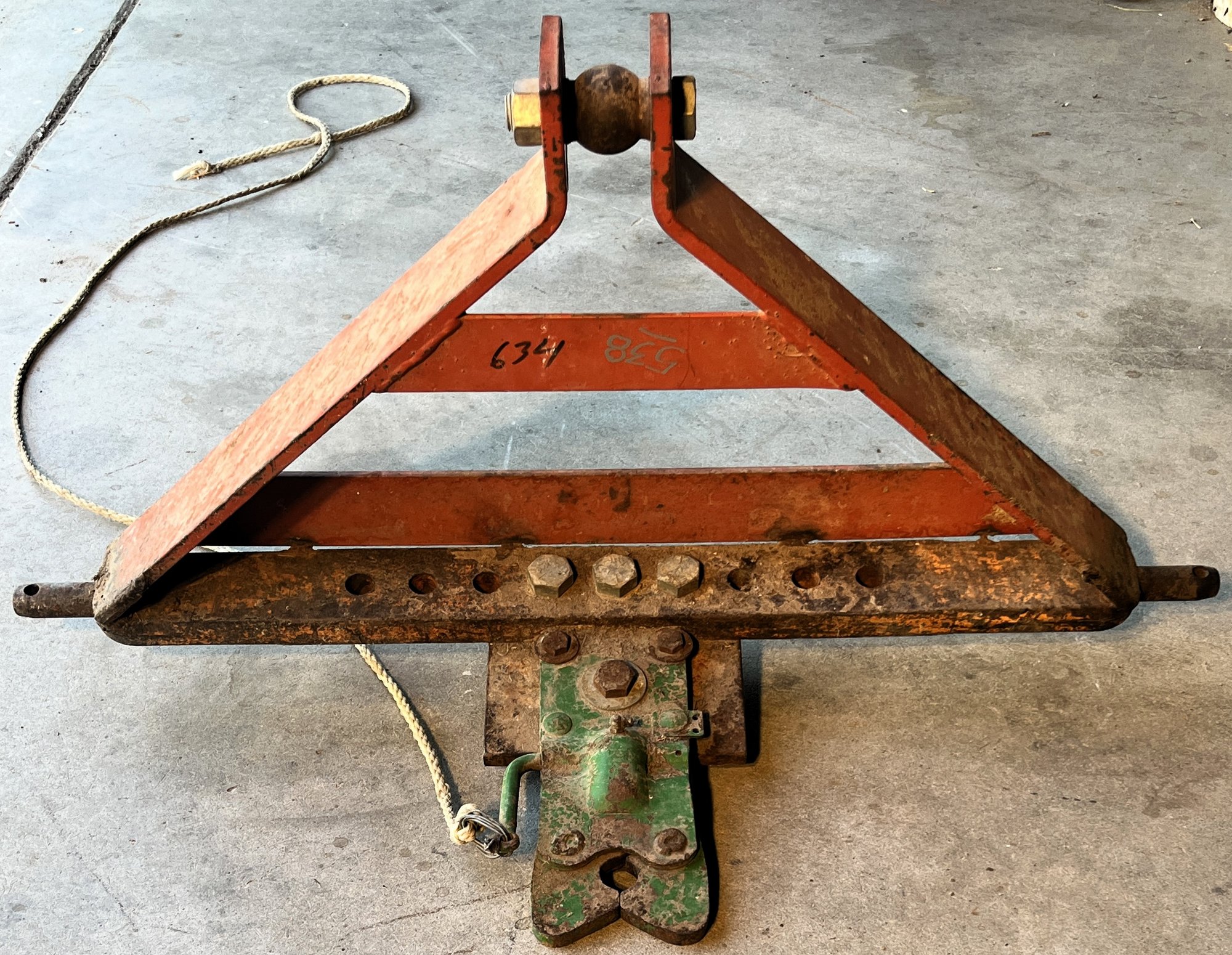 Tractor 3 Point Sleeve Hitch Mount - (SA2) #34370 | Auctionninja.com