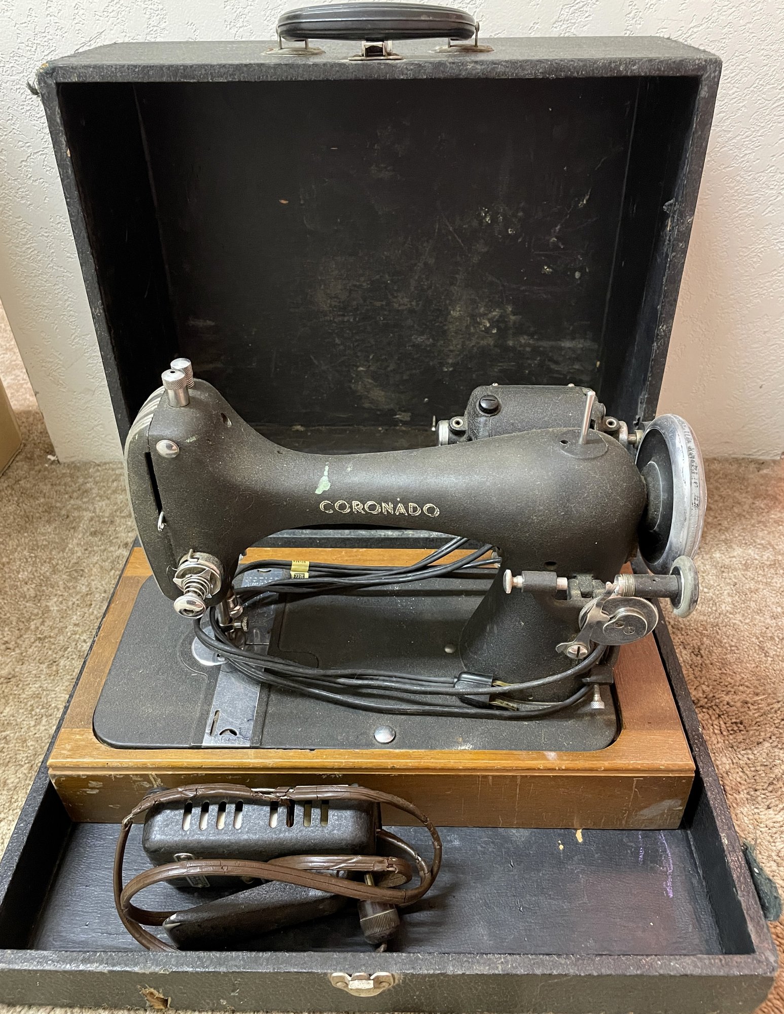 Vintage Electric Coronado Sewing Machine Mounted Onto Wood Case With ...