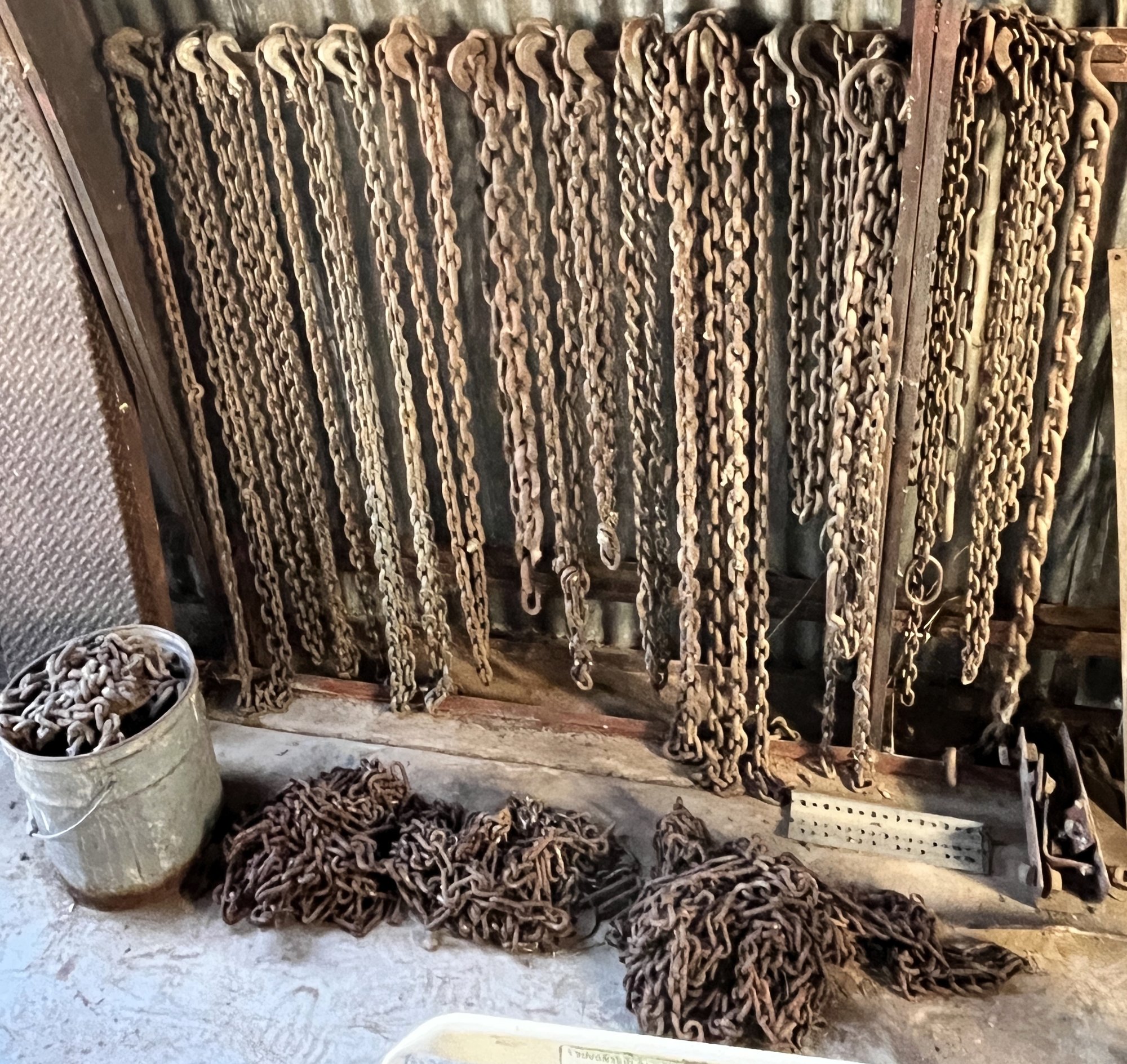 Huge Lot Of Tow Chains, Chains Assorted Sizes. - (SA1) #34405 ...
