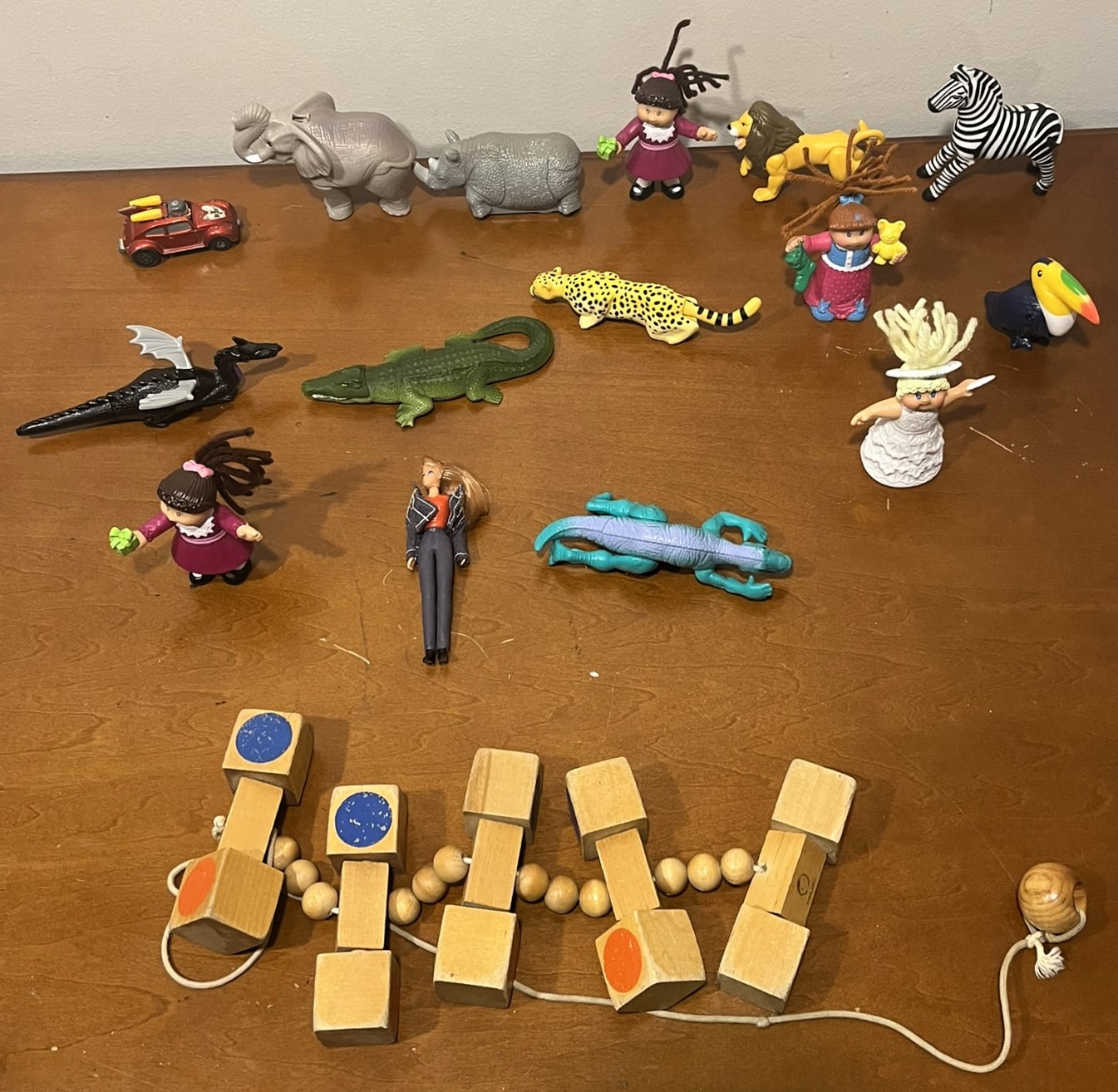 Lot Of Small Toys - (BBR2) #32355 | Auctionninja.com