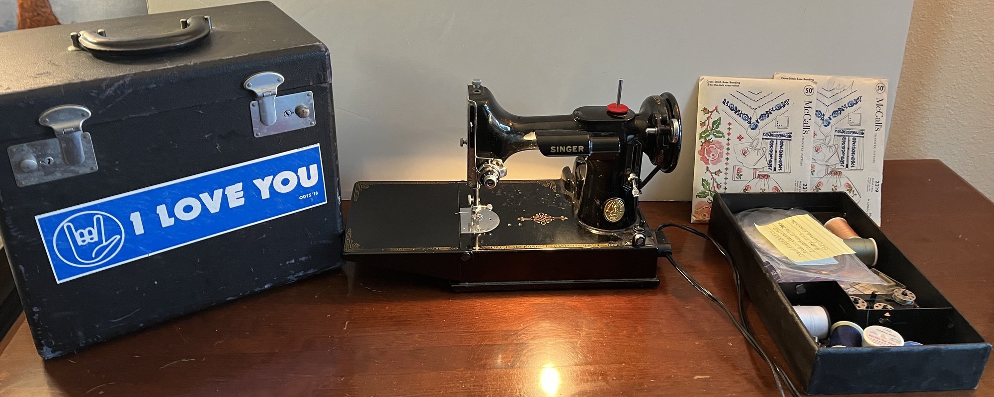 Vintage 1947 Singer Sewing Machine With Carry Case - (BR1) #46773 ...