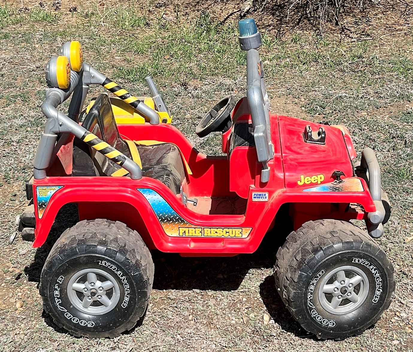 Power Wheels Fire Rescue Jeep By Fischer Price #12358 | Auctionninja.com