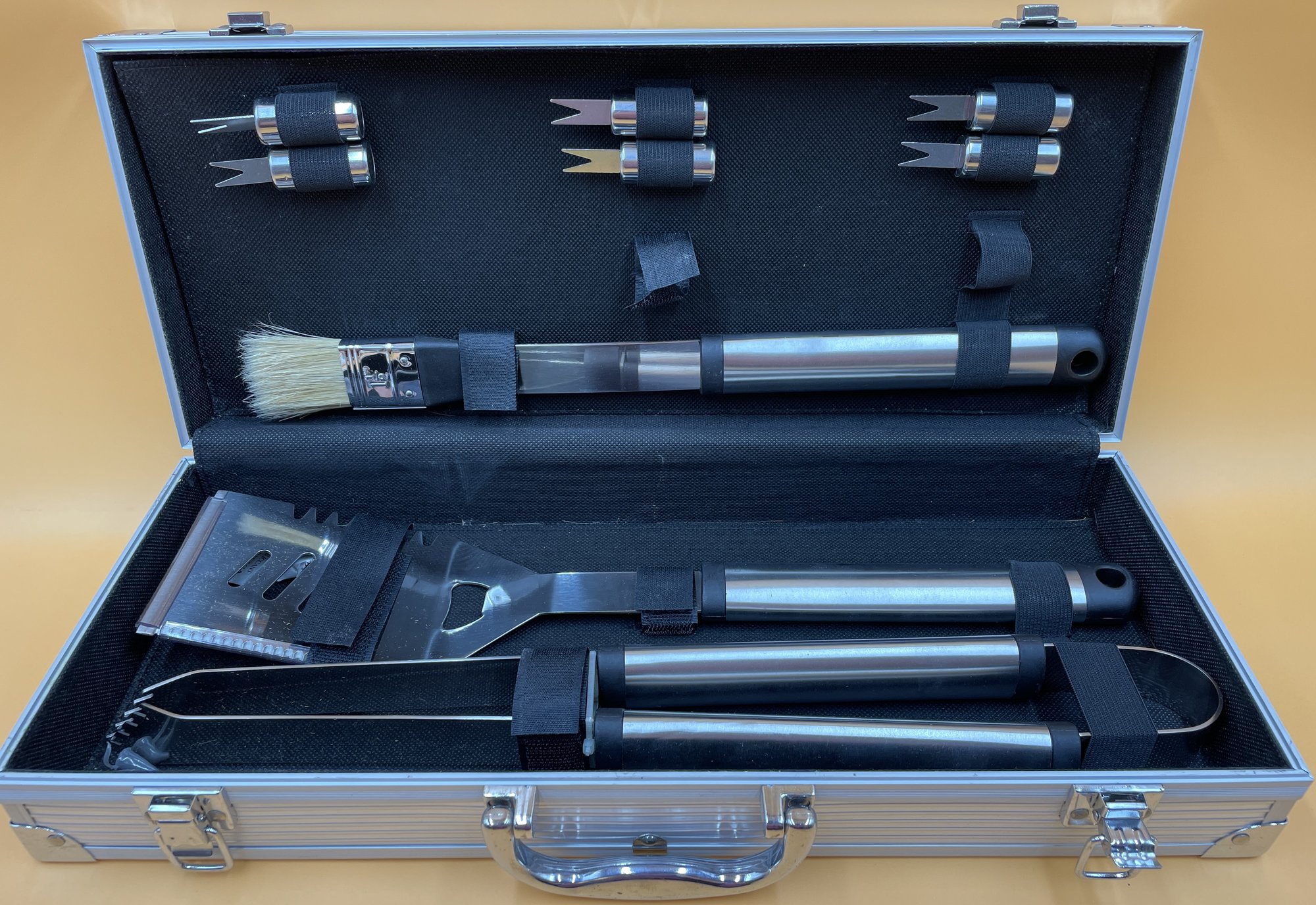 Barbeque Tool Set In Aluminum Box - (K3) #36536 | Auctionninja.com