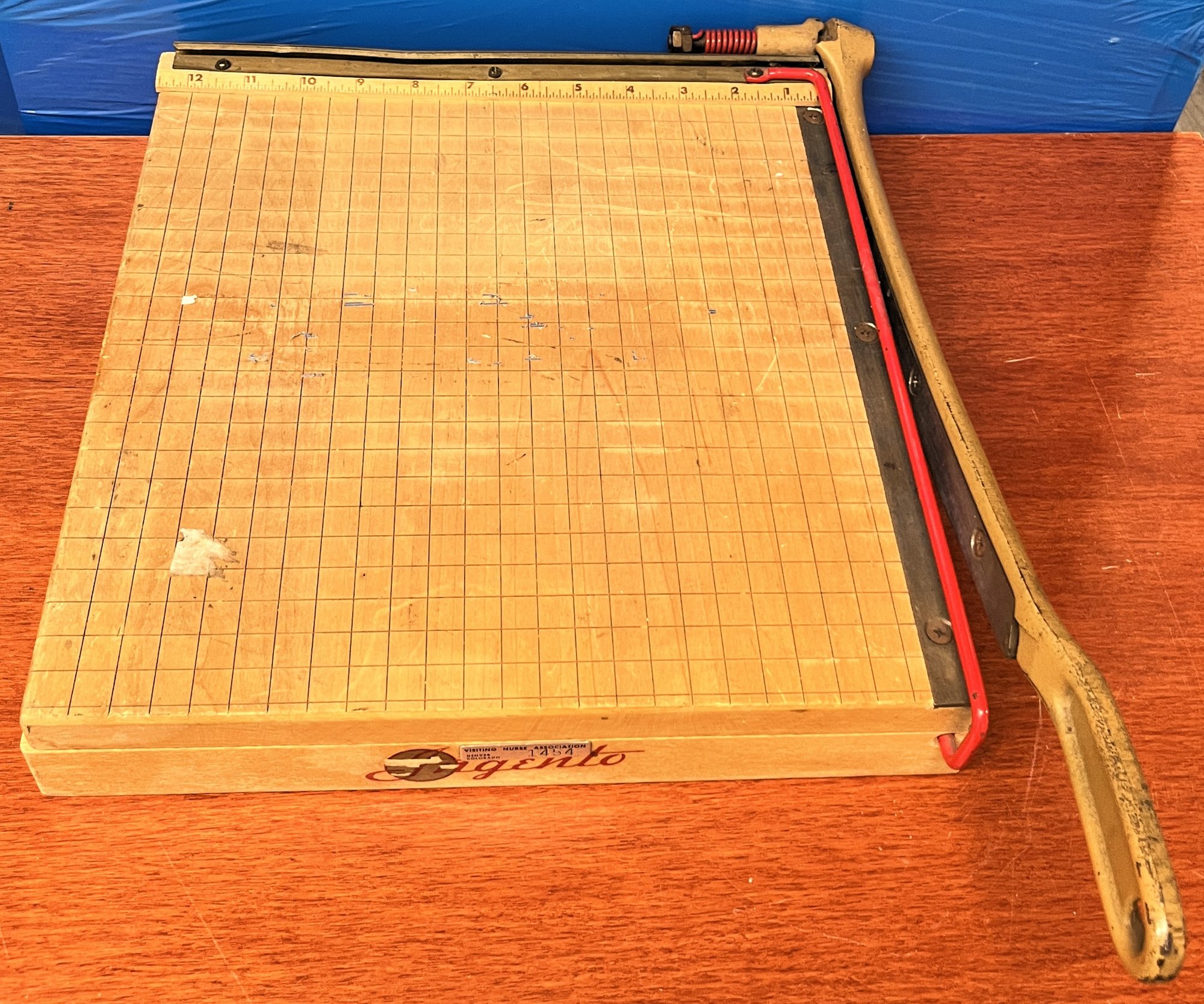 Vintage Ingento Paper Cutter #35040 | Auctionninja.com