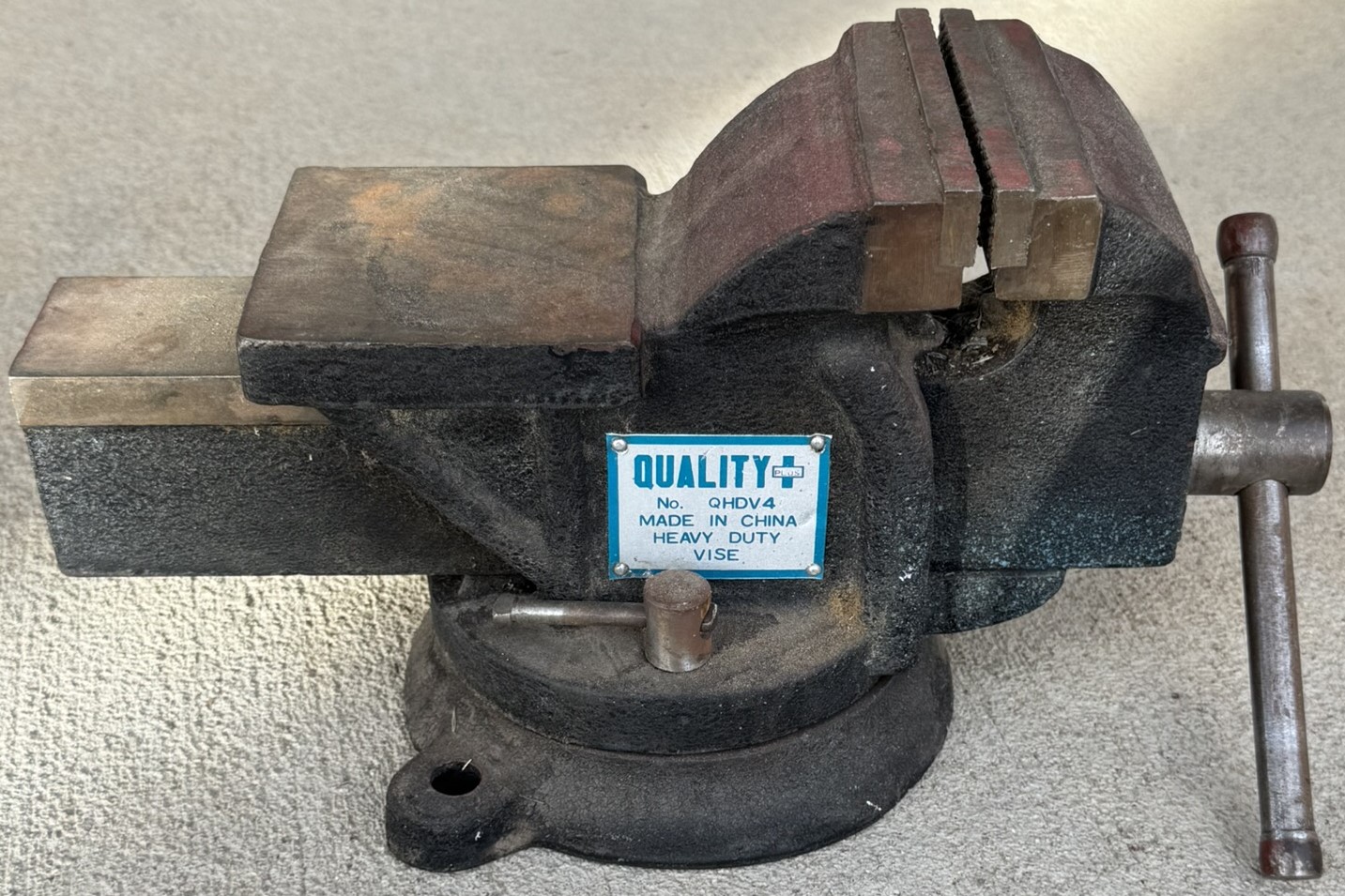 Quality QHDV4 Bench Vise - (G) #41539 | Auctionninja.com